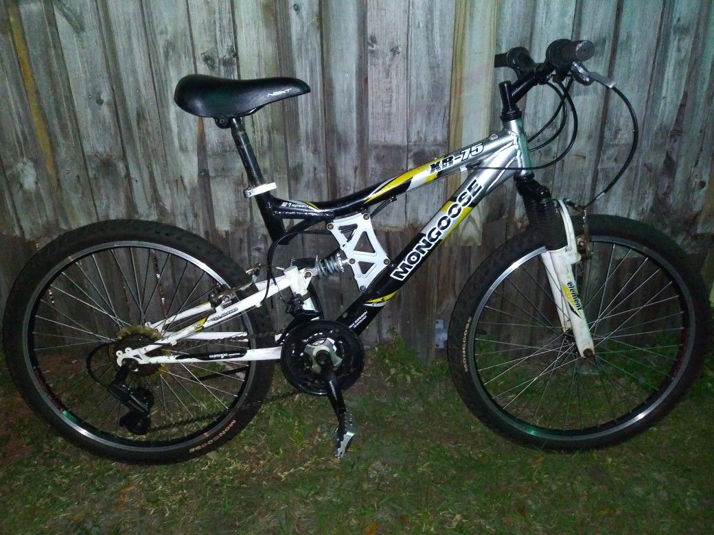 Mongoose XR-75 Mens Mtn. Bike for Sale in Tampa, FL - OfferUp