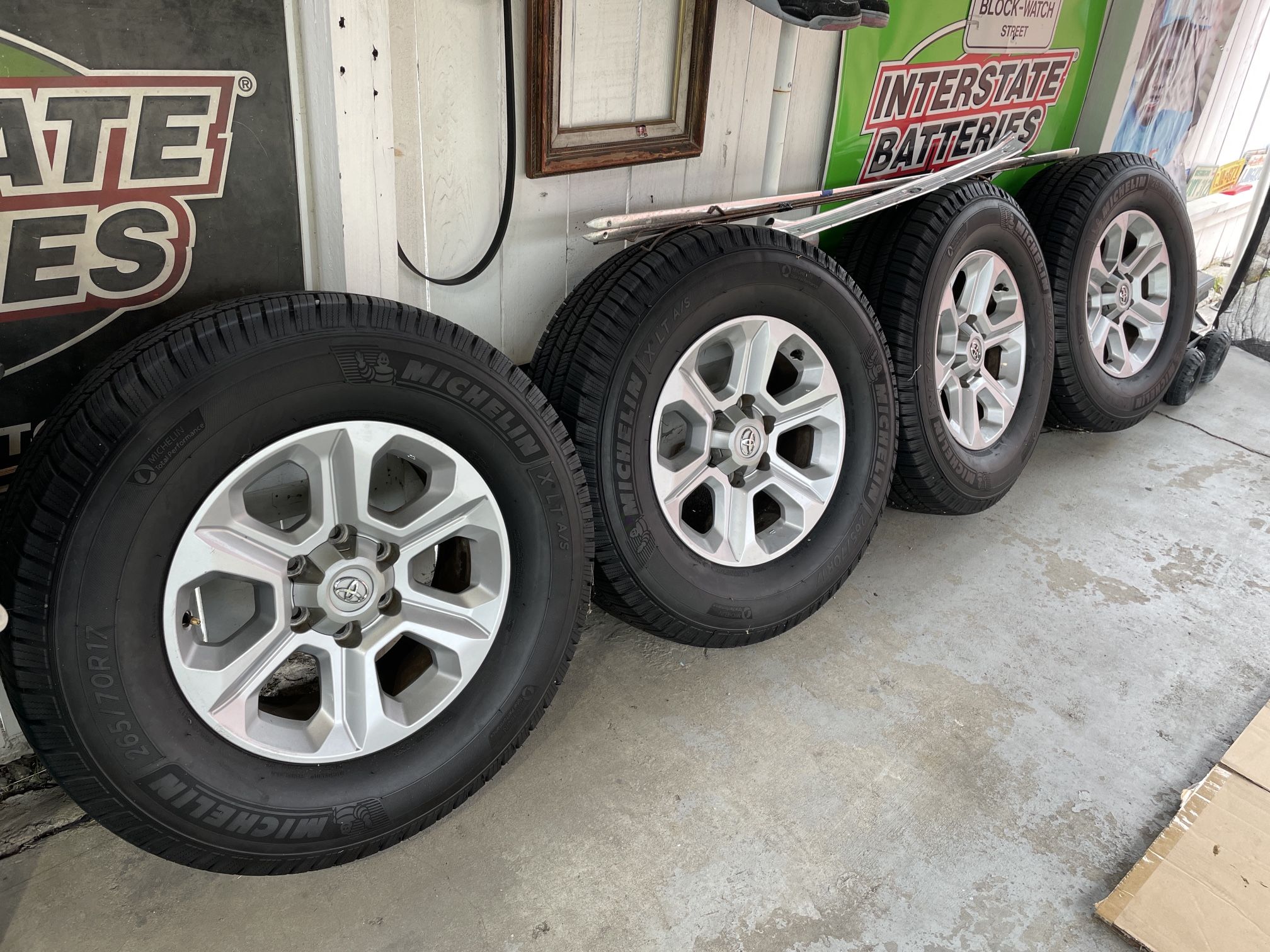 Toyota 4runner Rims Tires 5th Gen 17 Inch for Sale in Gardena, CA - OfferUp