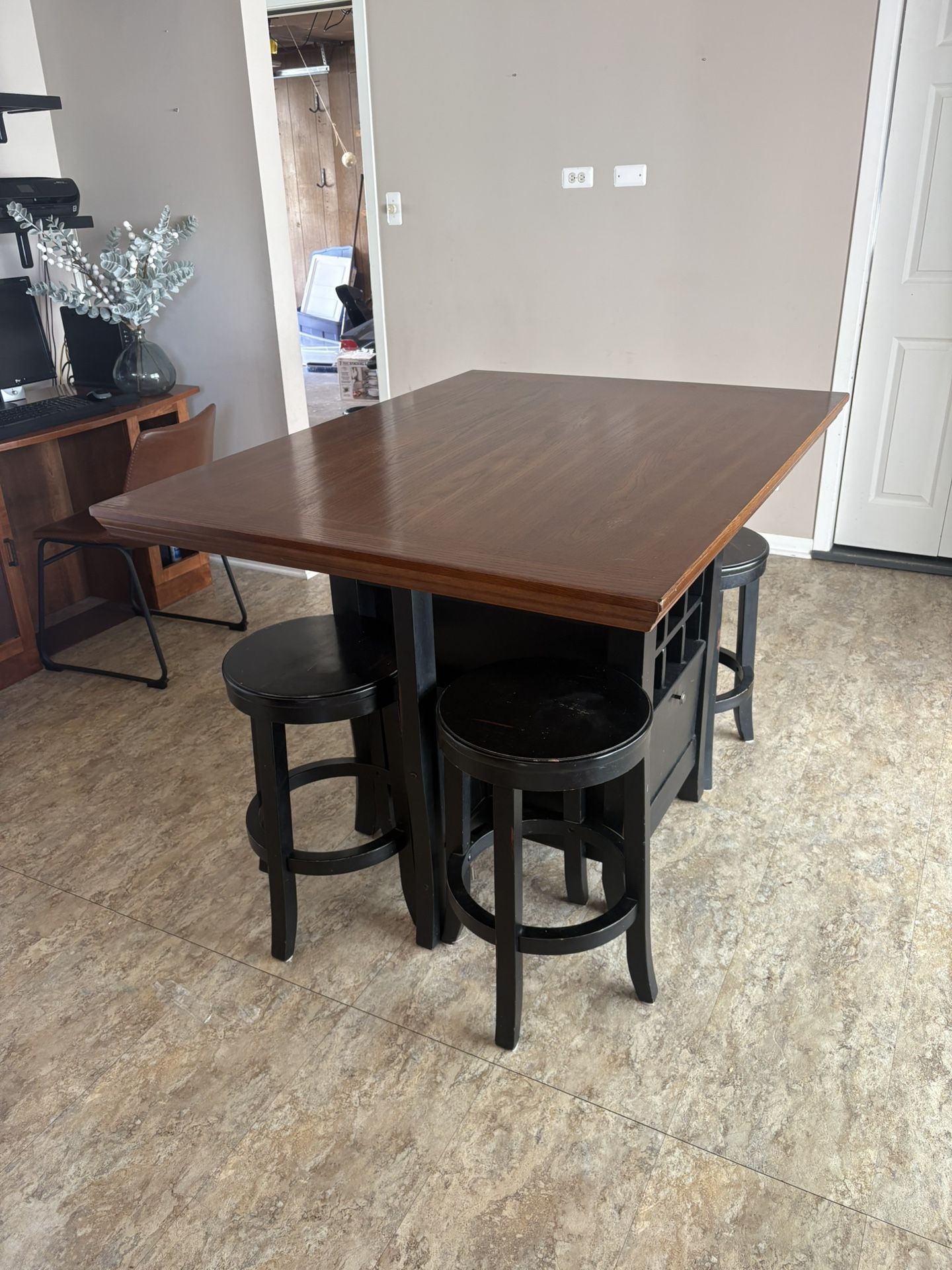 Pub Style Kitchen Table for Sale in Frankfort, IL - OfferUp