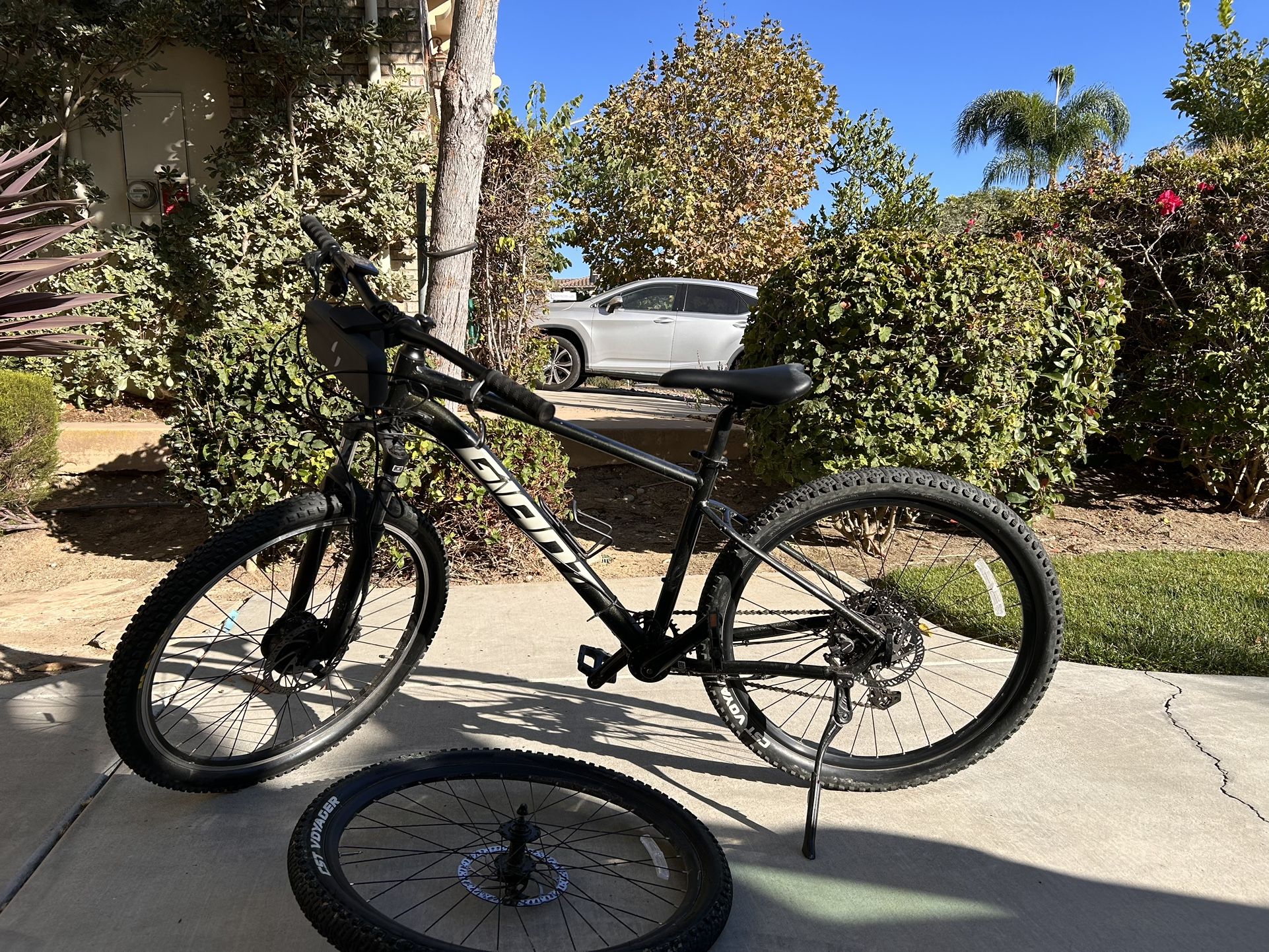 Giant Talon 2 Mountain Bike W/Electric Conversion Kit for Sale in San Diego, CA - OfferUp