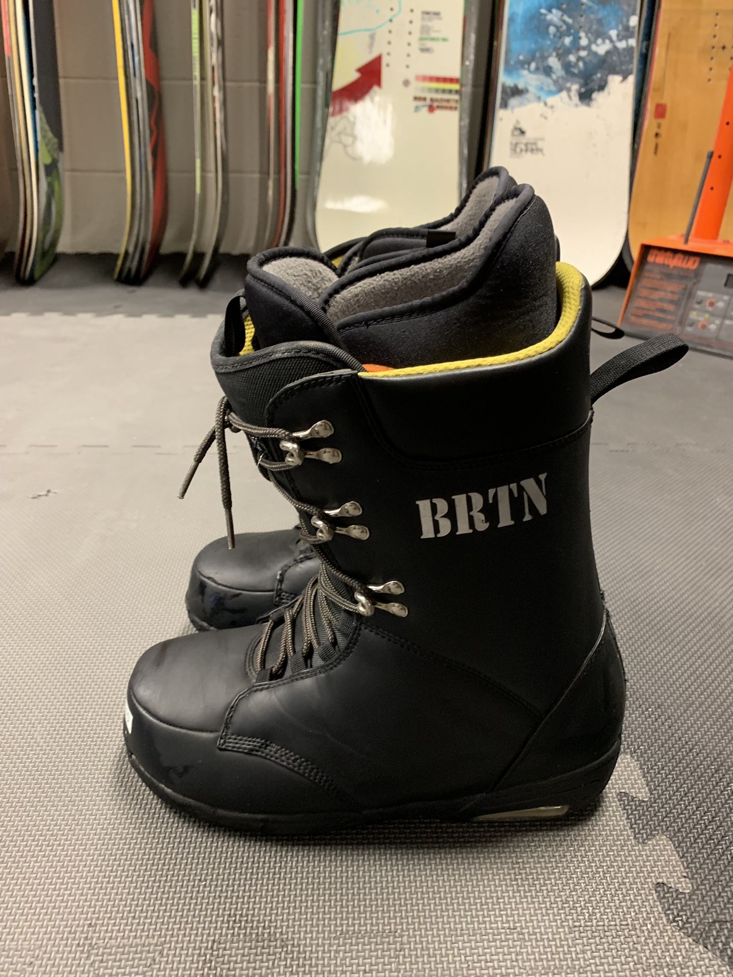 Burton boxer size 10 snowboard boots with warranty for Sale in Las ...