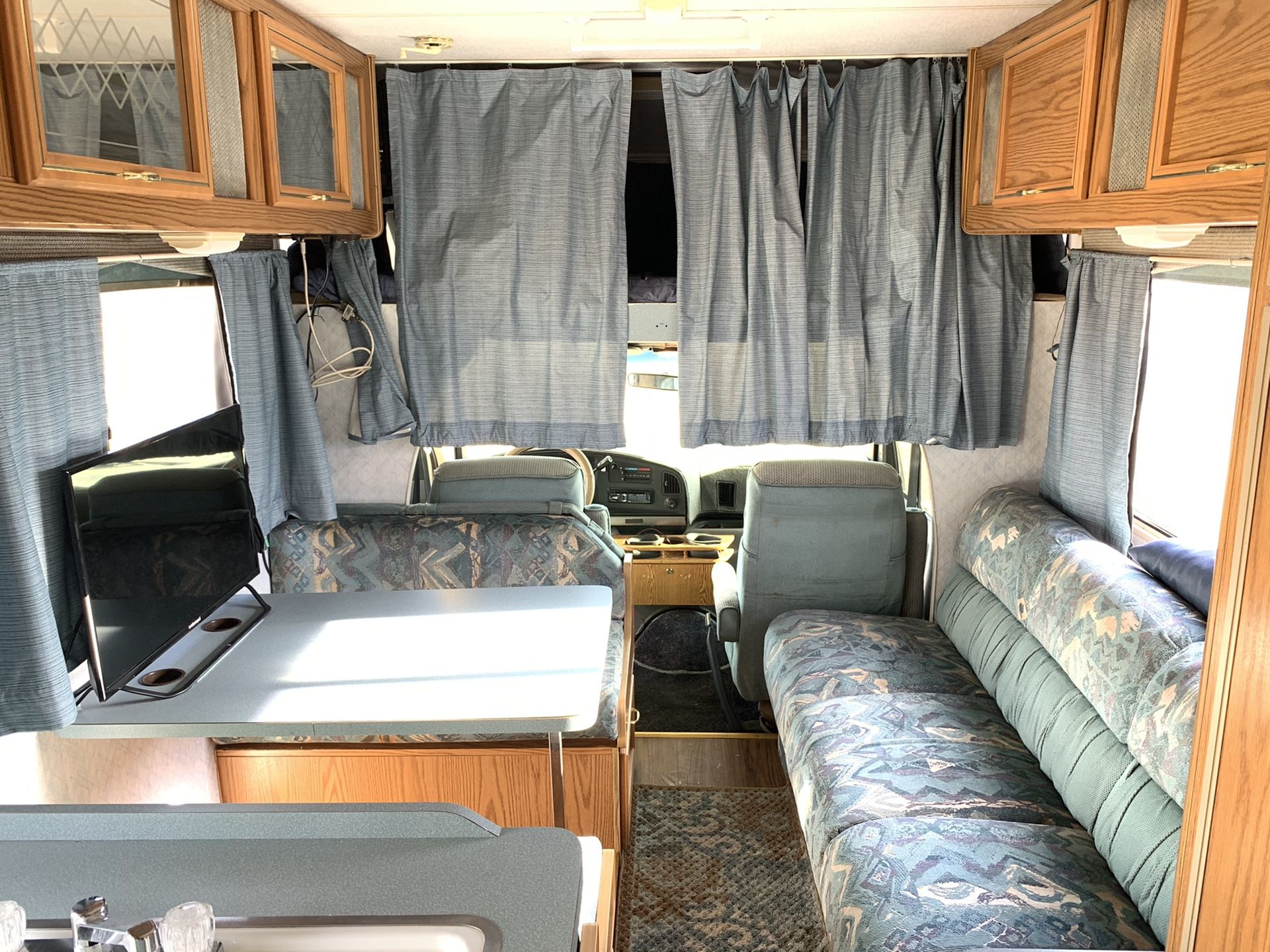 1997 jamboree 21 foot this RV is very easy to drive can be parked in ...