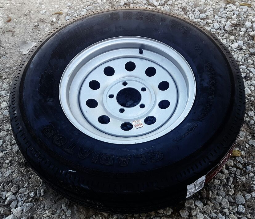Gladiator Trailer Tire 225-75-R15 Load Range E 10 Ply on Silver Mod ...