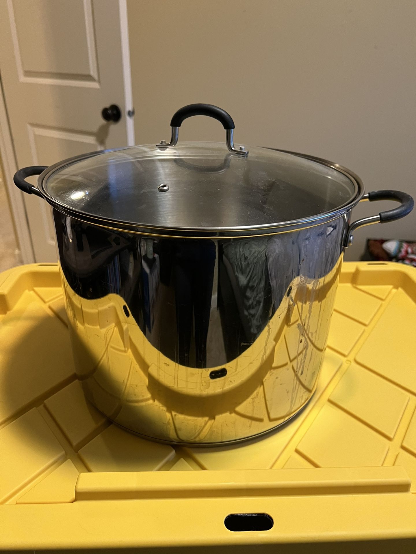 Extra Large Stainless Steel Cooking Pot for Sale in Auburn, WA - OfferUp