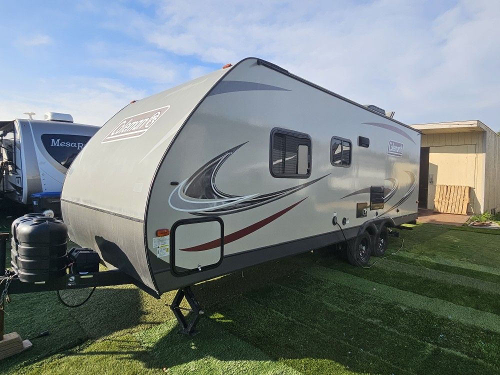 2019 Coleman Travel Trailer for Sale in Winchester, CA - OfferUp