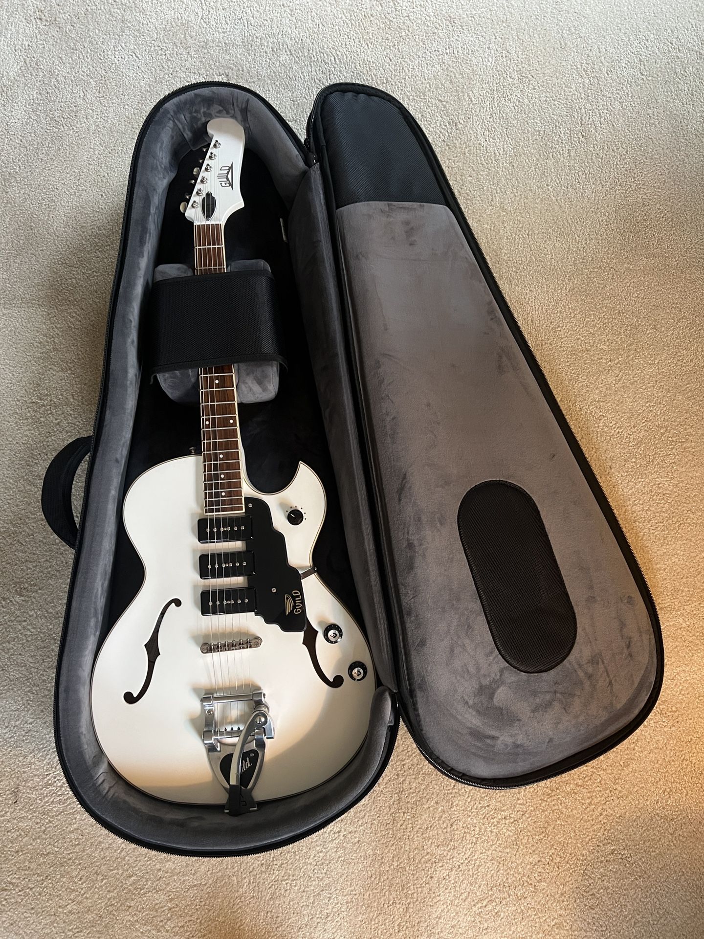 Guild Starfire 1 Jet 90 Semi-Hollow W/Semi-Rigid Case for Sale in ...