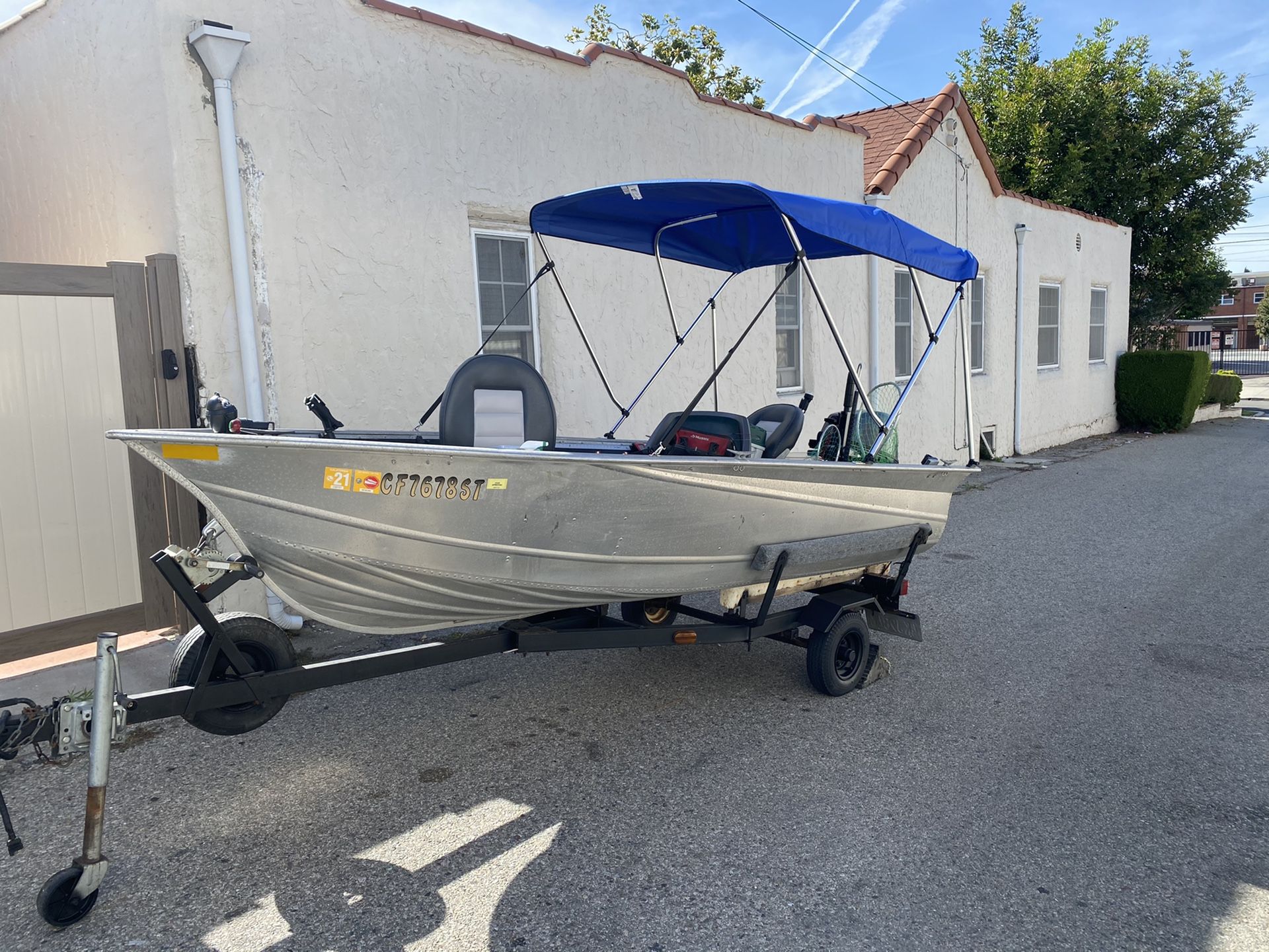 Valco 12 ft fishing boat/20hp Yamaha outboard for Sale in San Pedro, CA ...