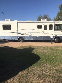 2000 Georgetown 32ft Class a with slide 53,000 original miles V 10 ...