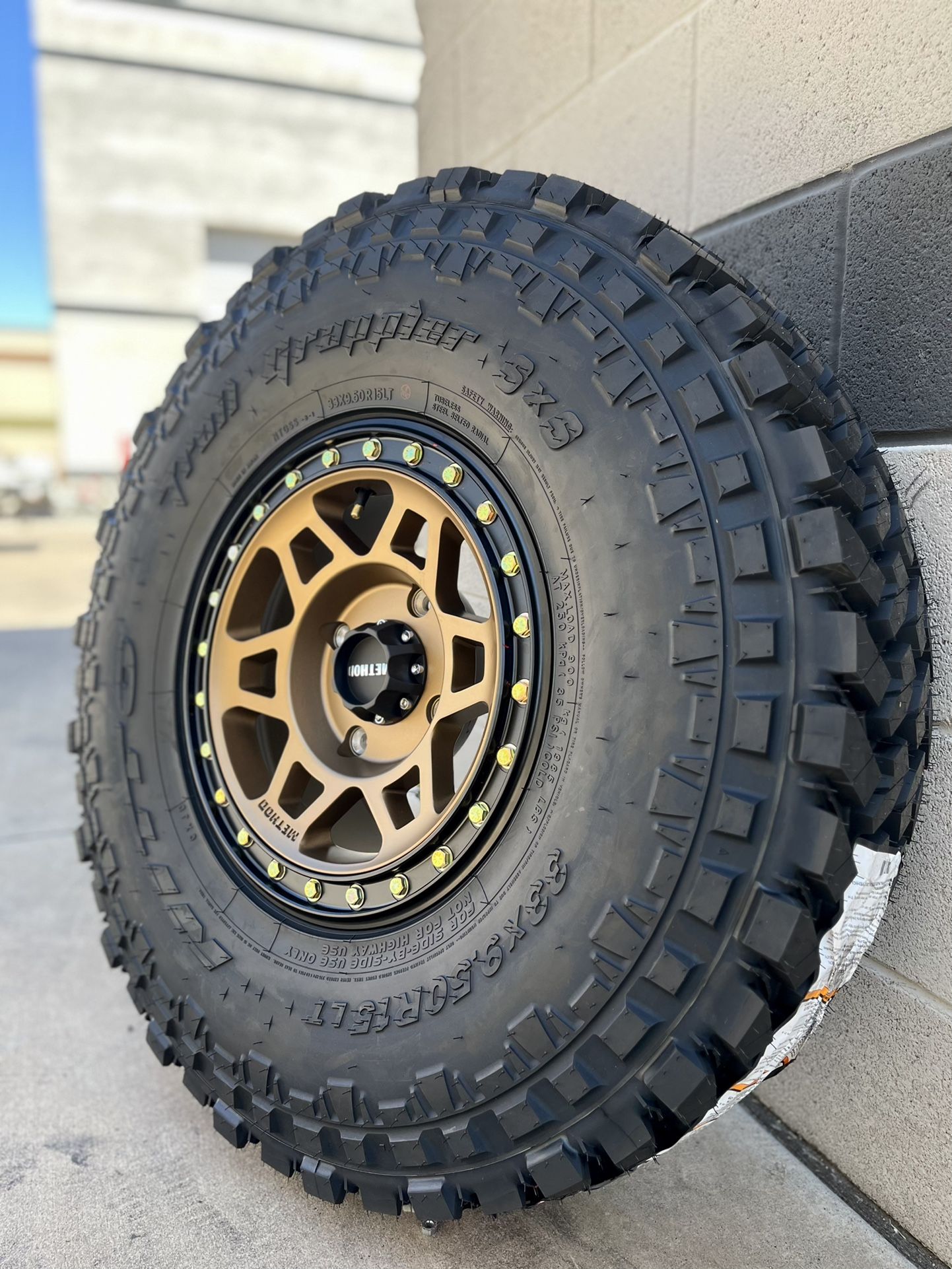 Method. 15” Beadlock Rims & Nitto 33x9.5-15 Tires Can-am RZR. Honda ...