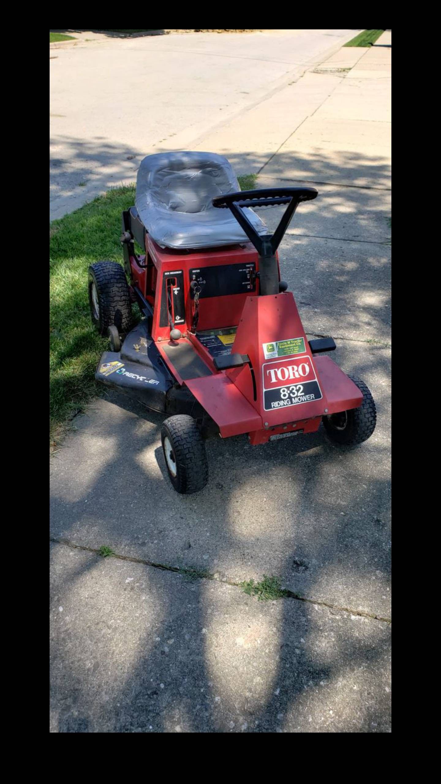 Toro 8-32 Riding Lawn Mower for Sale in Hanover Park, IL - OfferUp