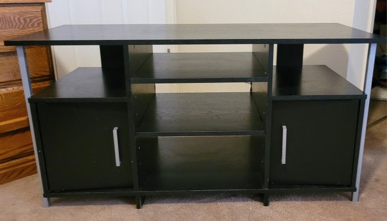 Basic TV Stand for Sale in Rio Rancho, NM - OfferUp