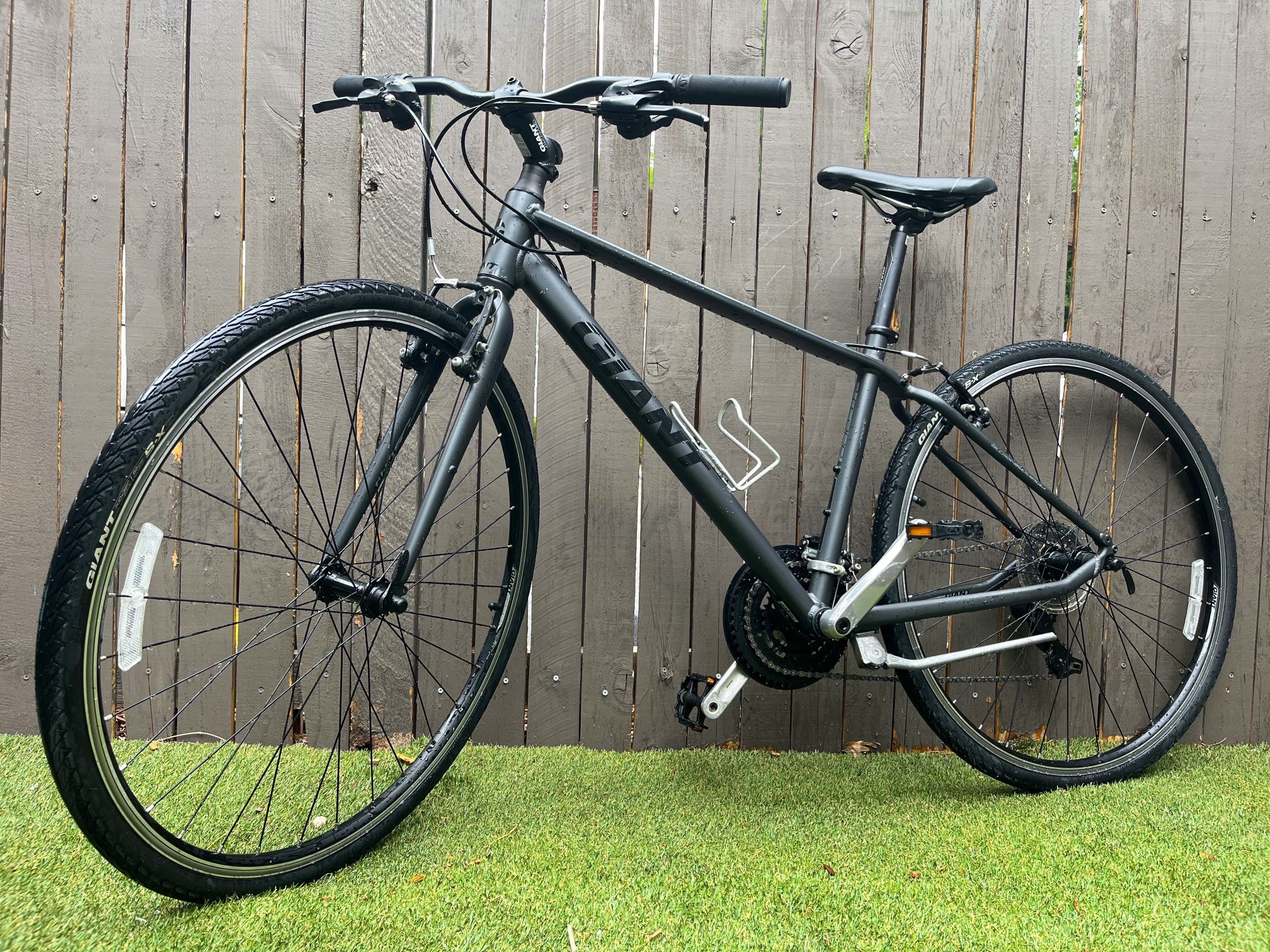 Giant Escape 3 Hybrid Bike for Sale in Centennial, CO - OfferUp