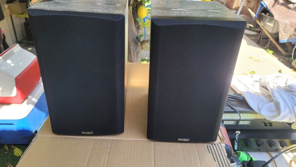 Paradigm Titan V.2 2-way Bookshelf Speakers; Black Ash Pair for Sale in Montclair, CA - OfferUp
