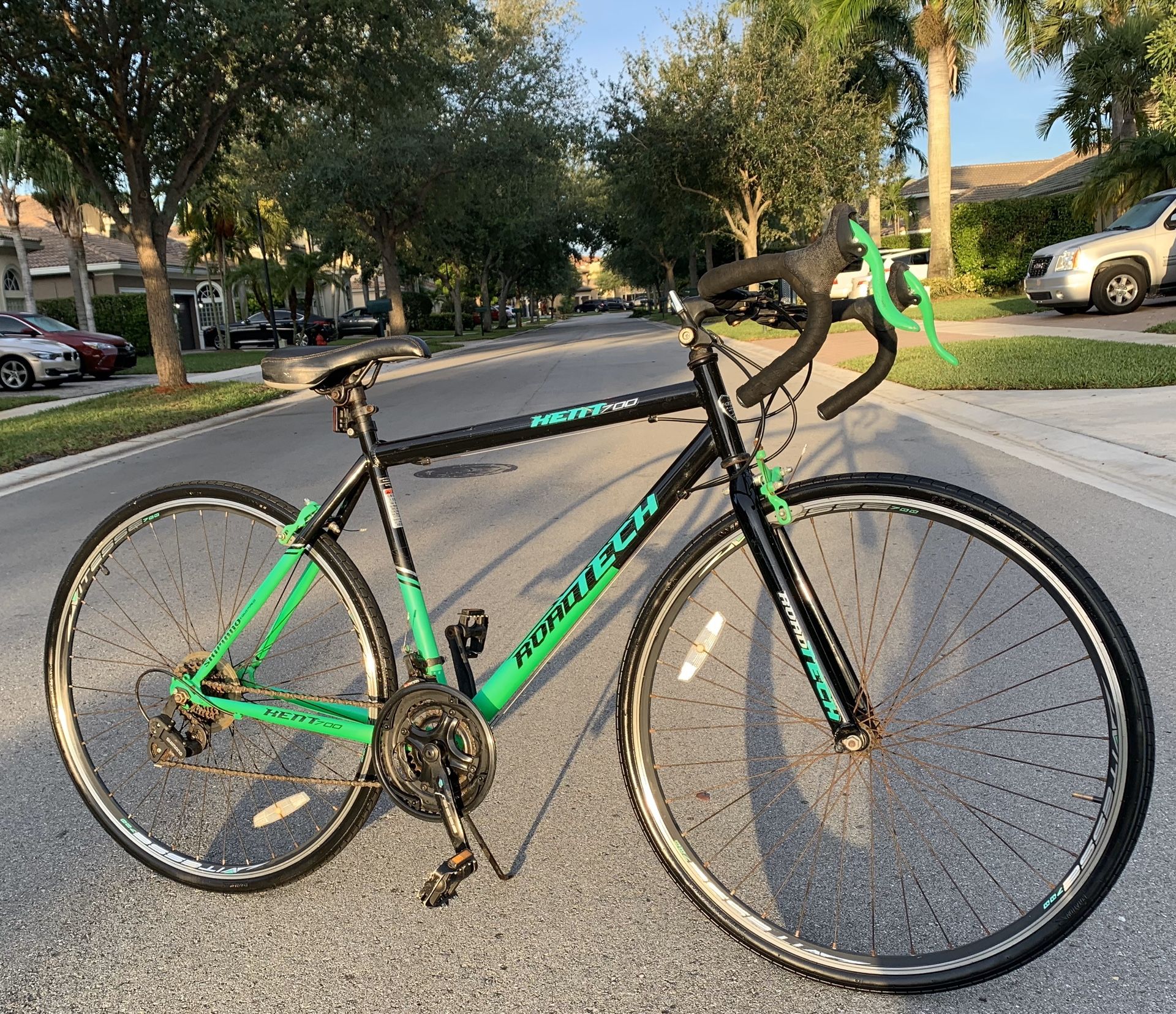 Kent Men’s 700c road tech bicycle 21 speed black/ green for Sale in ...