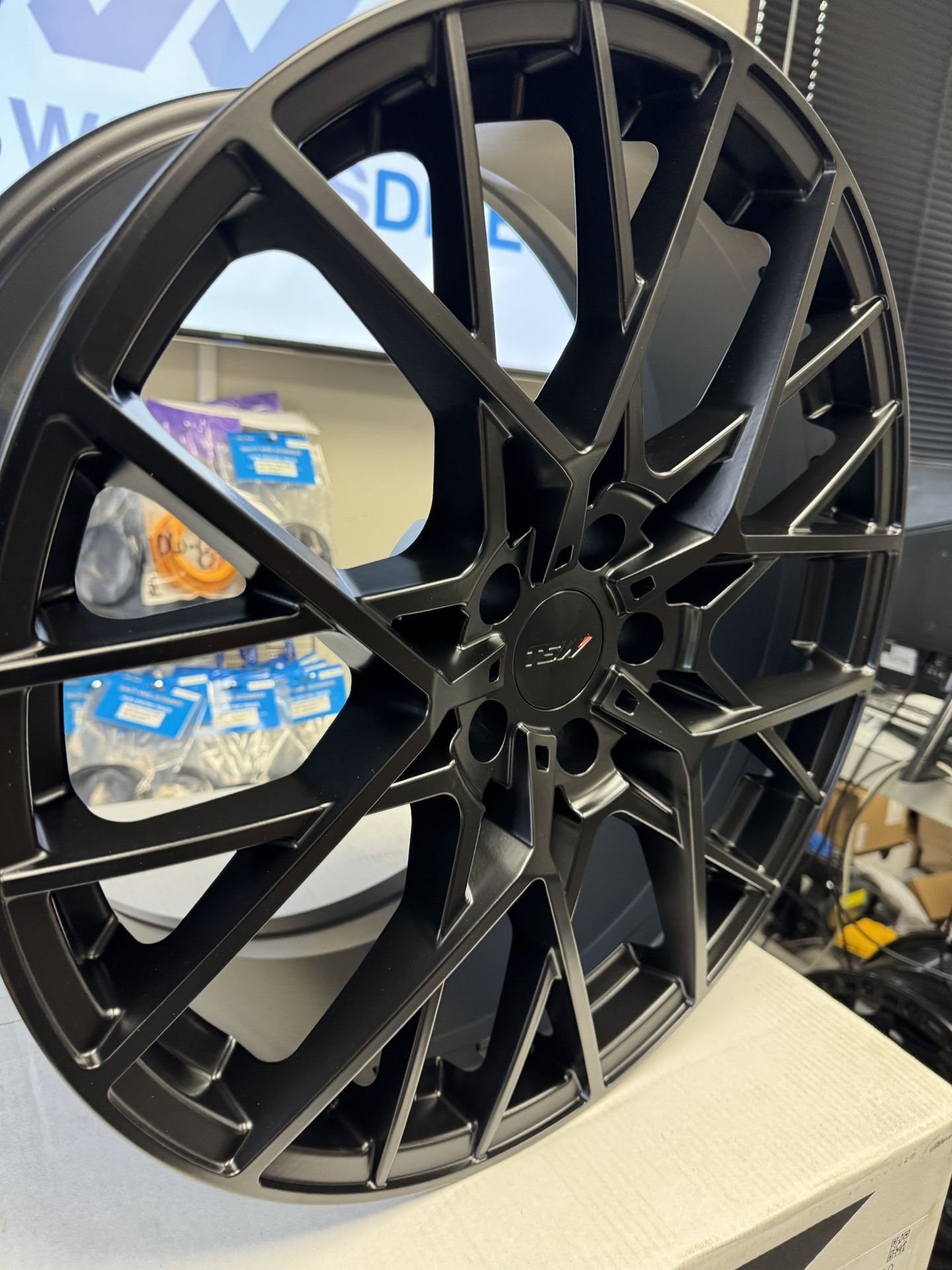 Tsw Sebring Size 20x8.5 Offset +20 Bolt Pattern 5x114.3 Fits Nissan ...