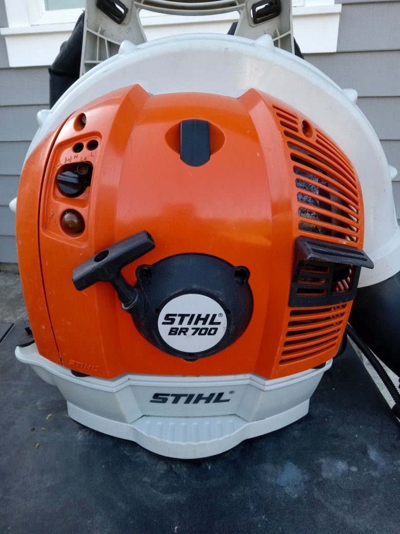 Stihl Br700 Backpack Blower for Sale in Tacoma, WA - OfferUp