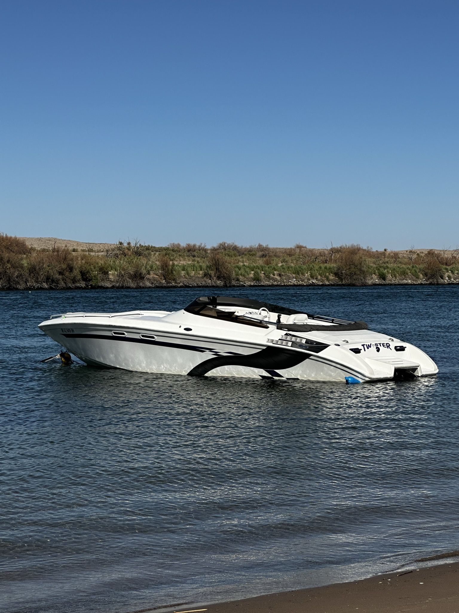 COMMANDER 26 SIGNATURE OPEN BOW MID CABIN BOAT - Please Read Full ...