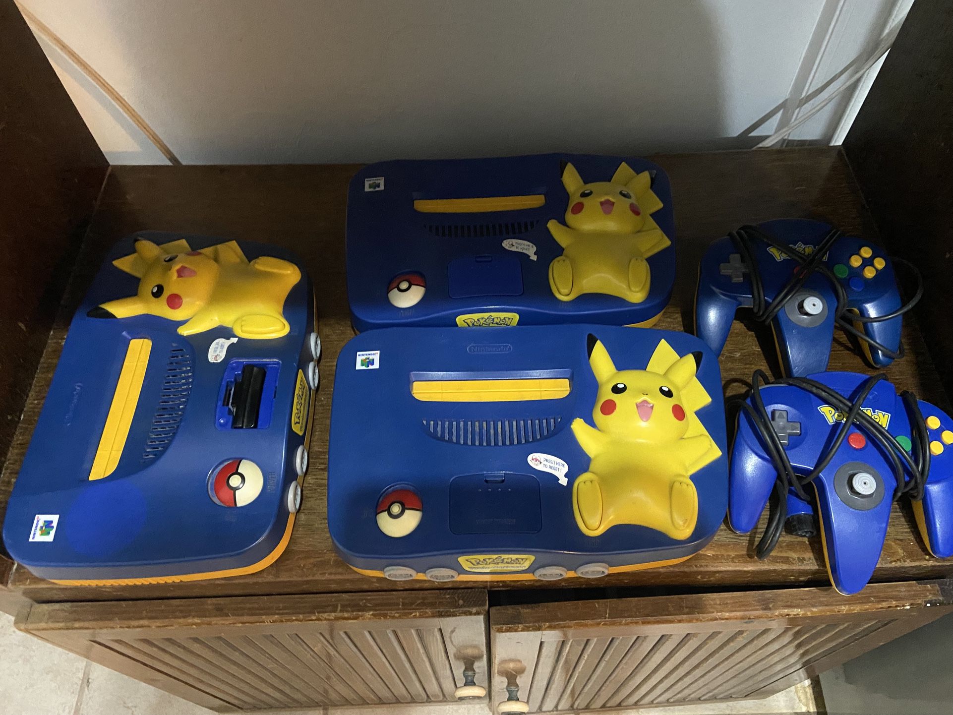 3 Nintendo 64 Pikachu Edition + To Controllers for Sale in Chula Vista ...