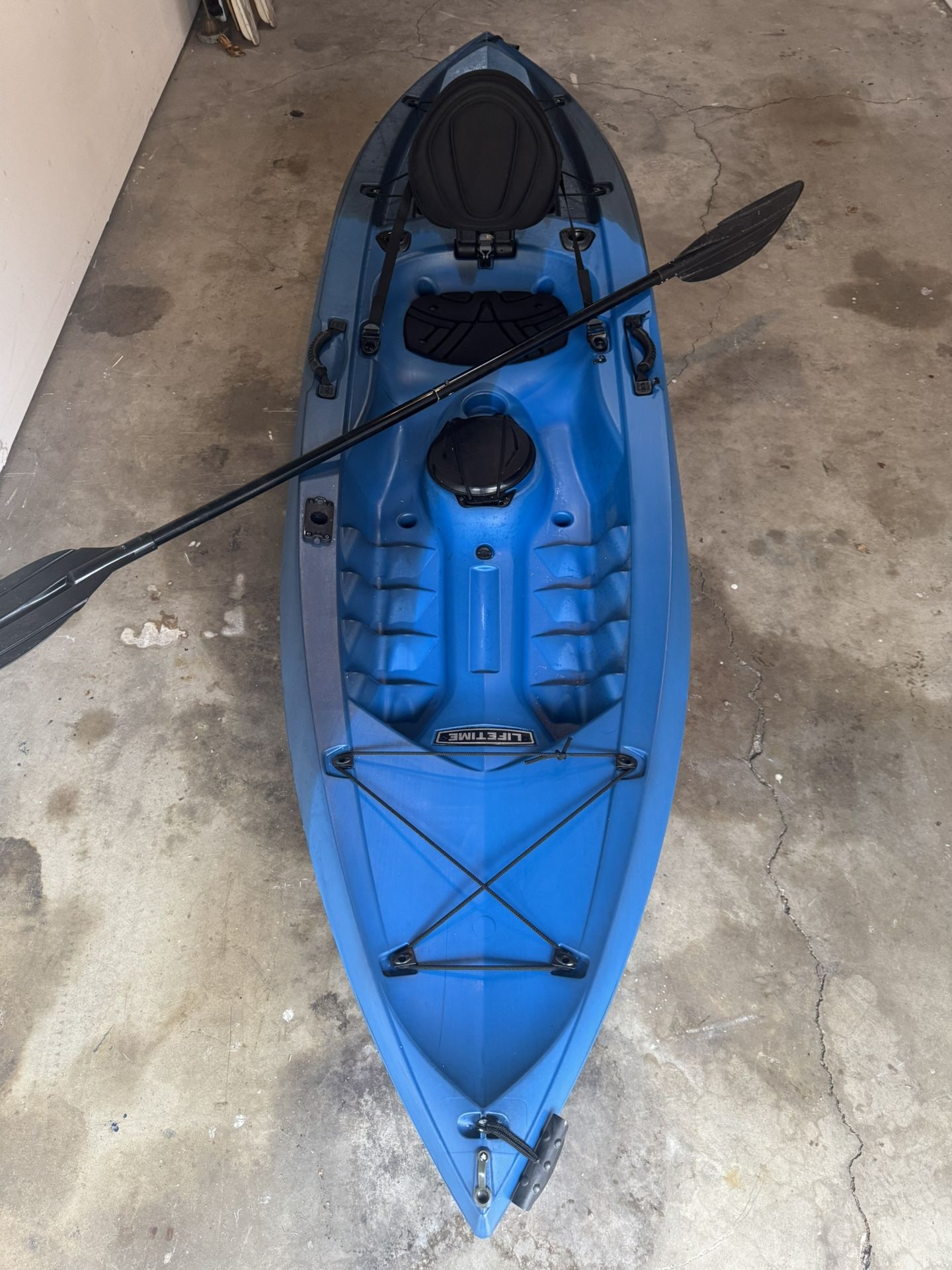 Lifetime Kayak W/ Paddle (Sit On Top) for Sale in Orange, CA - OfferUp