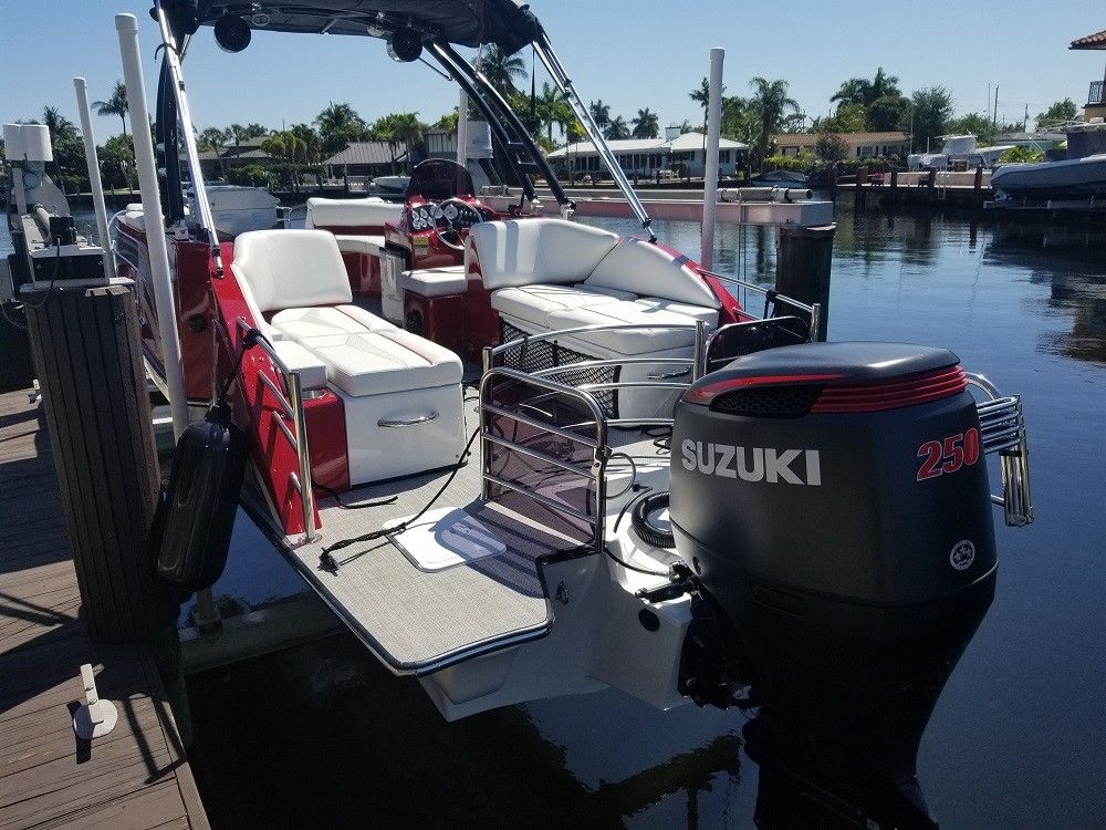 2019 Caravelle Razor Deck Boat 258 Party Fish for Sale in Pompano Beach ...