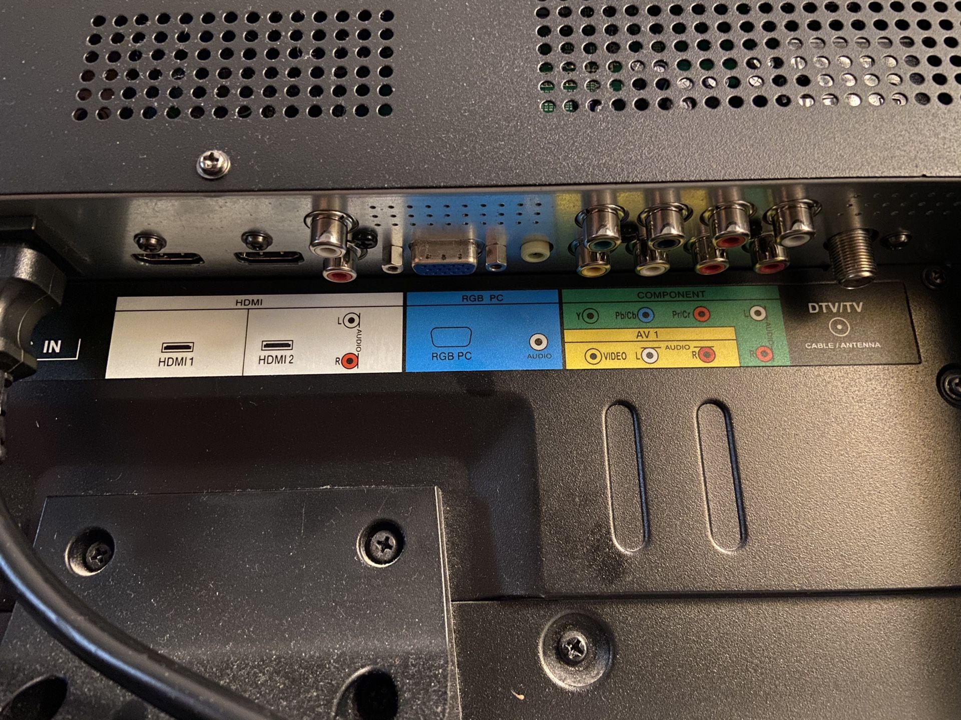 30 inch VIZIO TV / monitor for Sale in Chandler, AZ - OfferUp