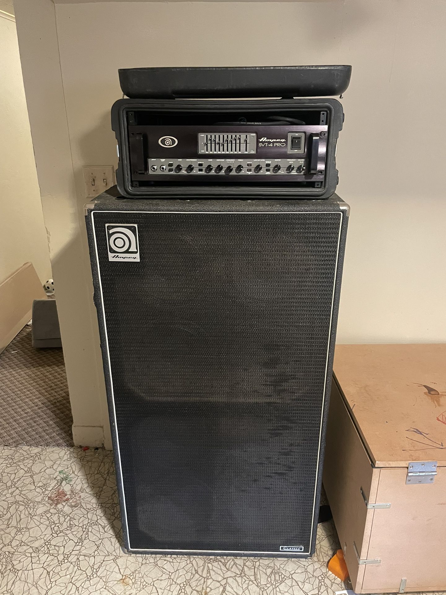 Ampeg SVT-4 Pro in SKB case & Ampeg Classic 8x10 Cabinet for Sale in ...