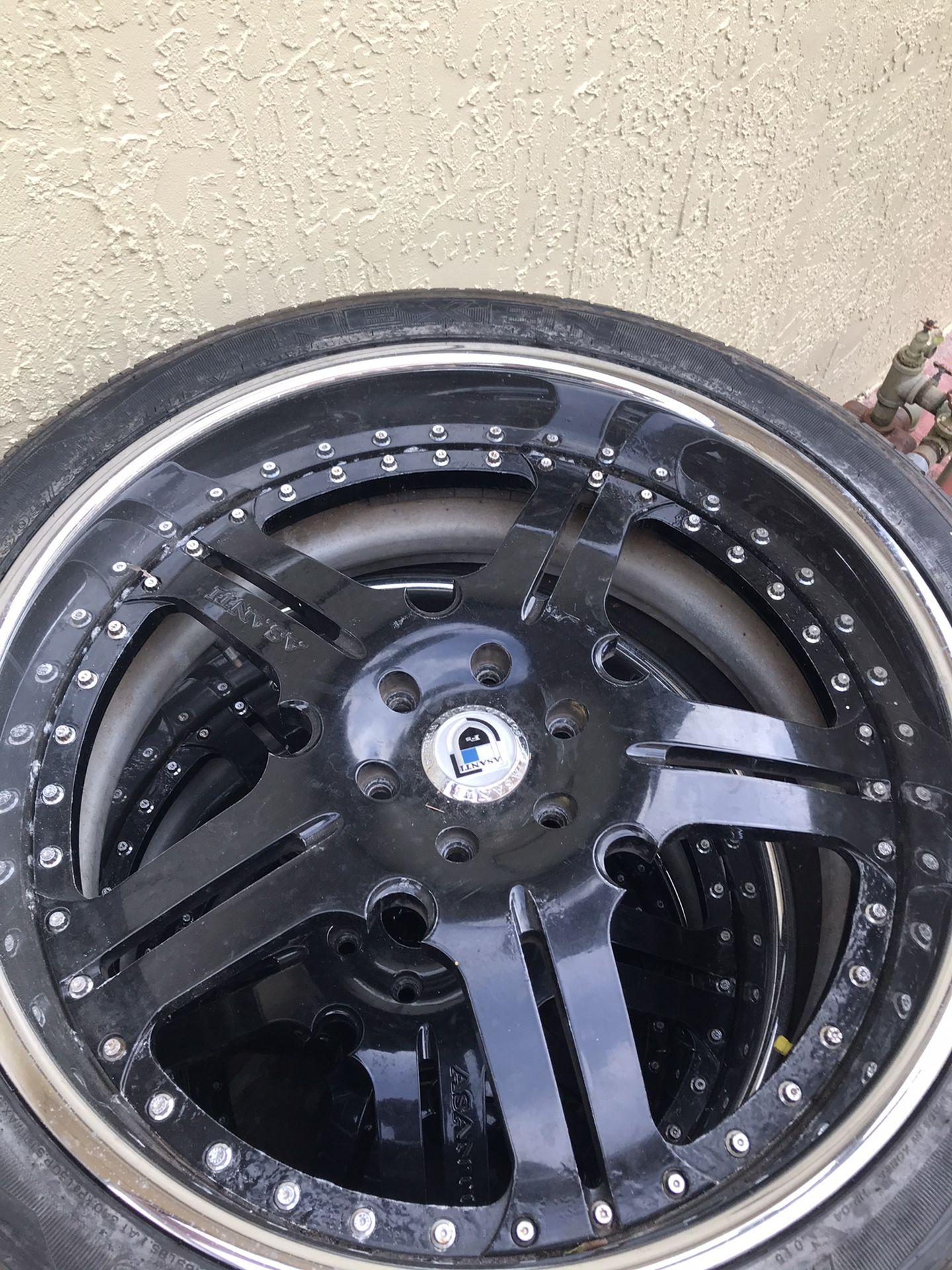 24 inch Ashanti staggered 6 lug Chevy for Sale in Miami Gardens, FL ...