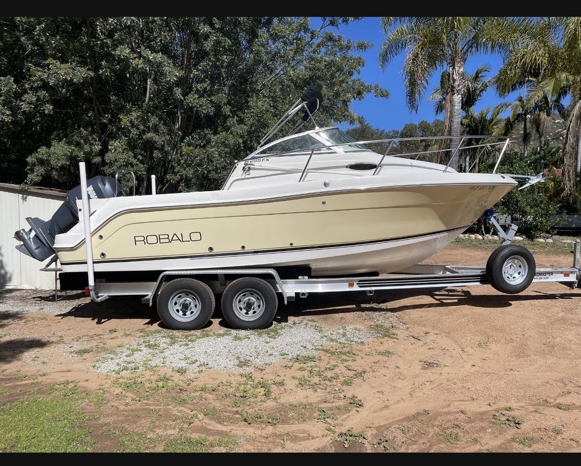 2006 Robalo 225 FX Walk around Cuddy for Sale in Fallbrook, CA - OfferUp
