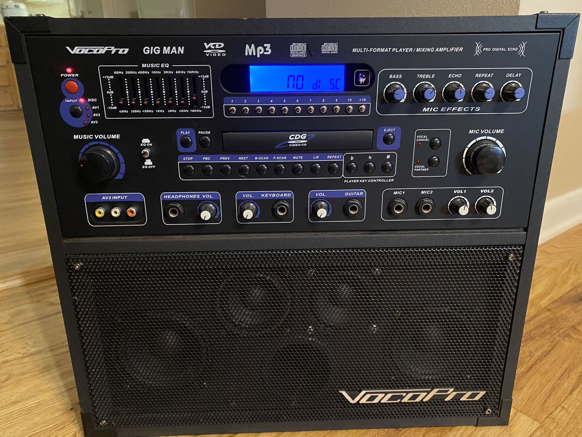 VocoPro Gig Man Karaoke Machine for Sale in Fort Worth, TX - OfferUp