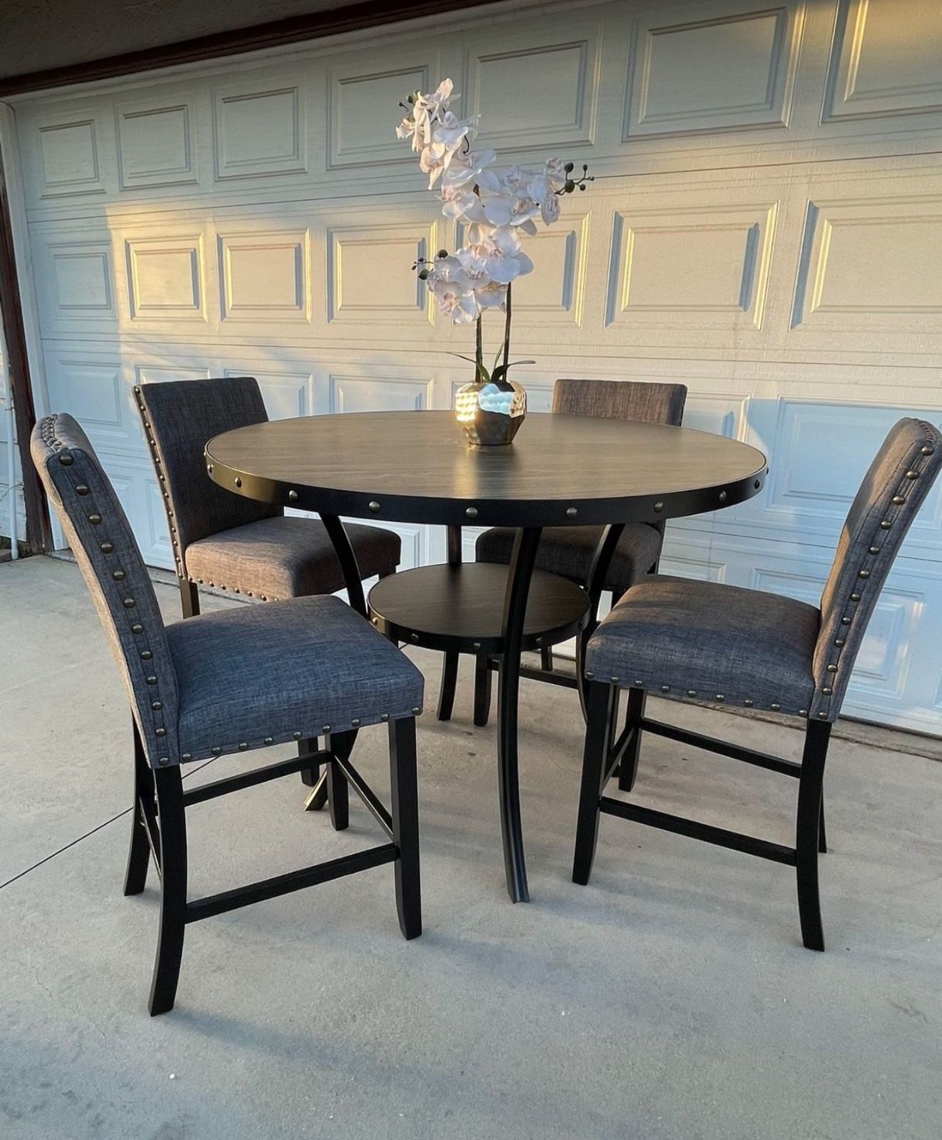 Beautiful Dining Table Set New for Sale in Moreno Valley, CA - OfferUp