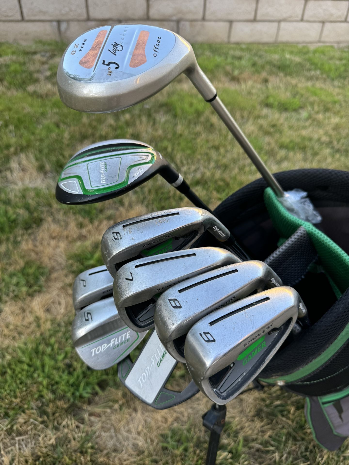 Teen Varsity Golf Club Set for Sale in Santa Clarita, CA - OfferUp