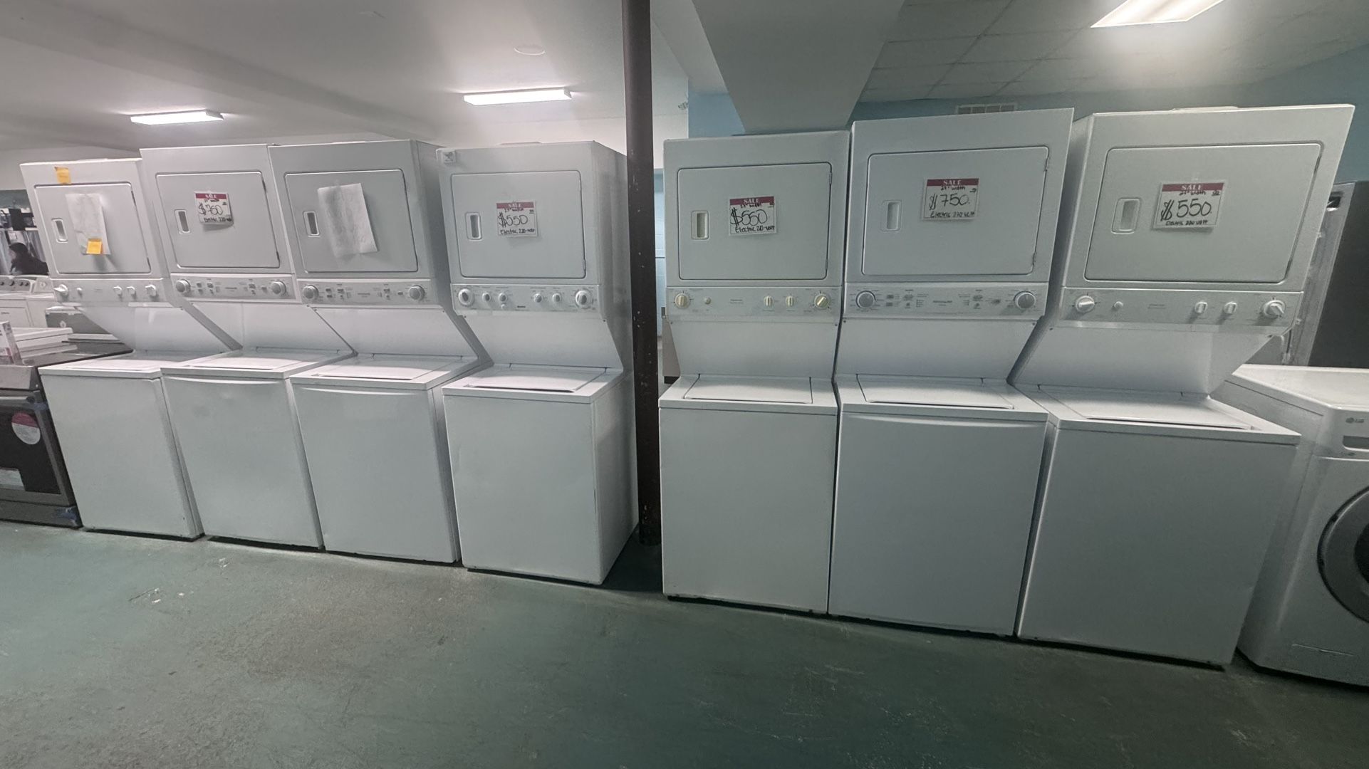 27” Stackable Washer And Dryer 20% Off Discount for Sale in Glyndon, MD ...