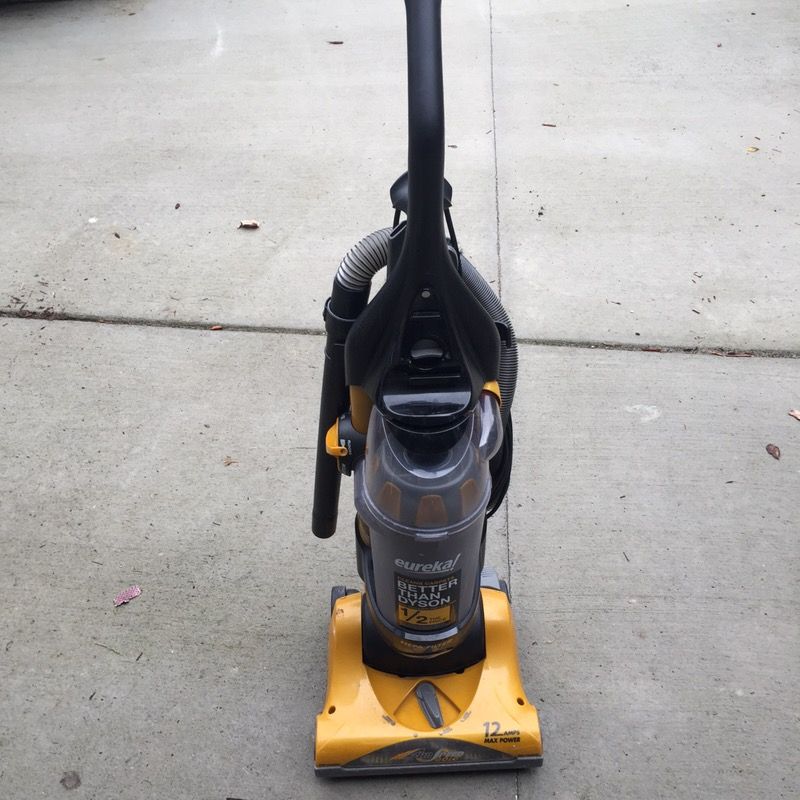 Eureka Airspeed Gold Vacuum for Sale in Hampton, VA - OfferUp