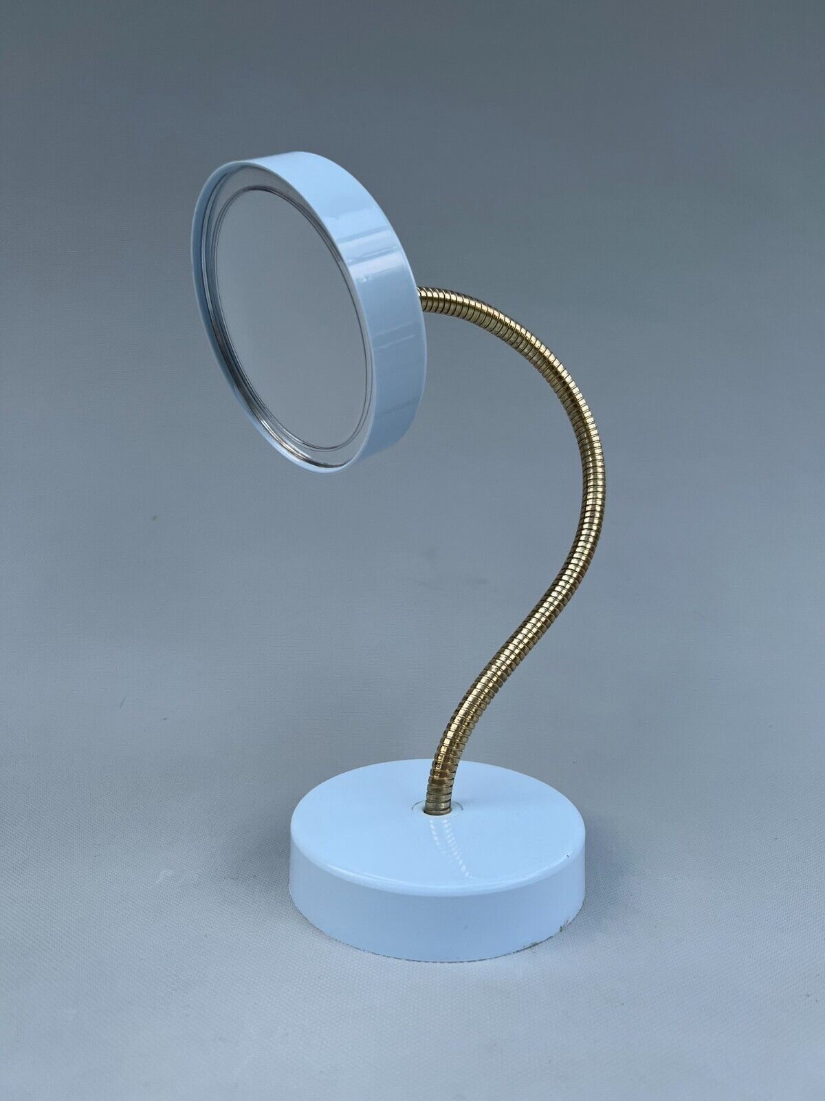 Big Eyes Makeup Mirror | Saubhaya Makeup