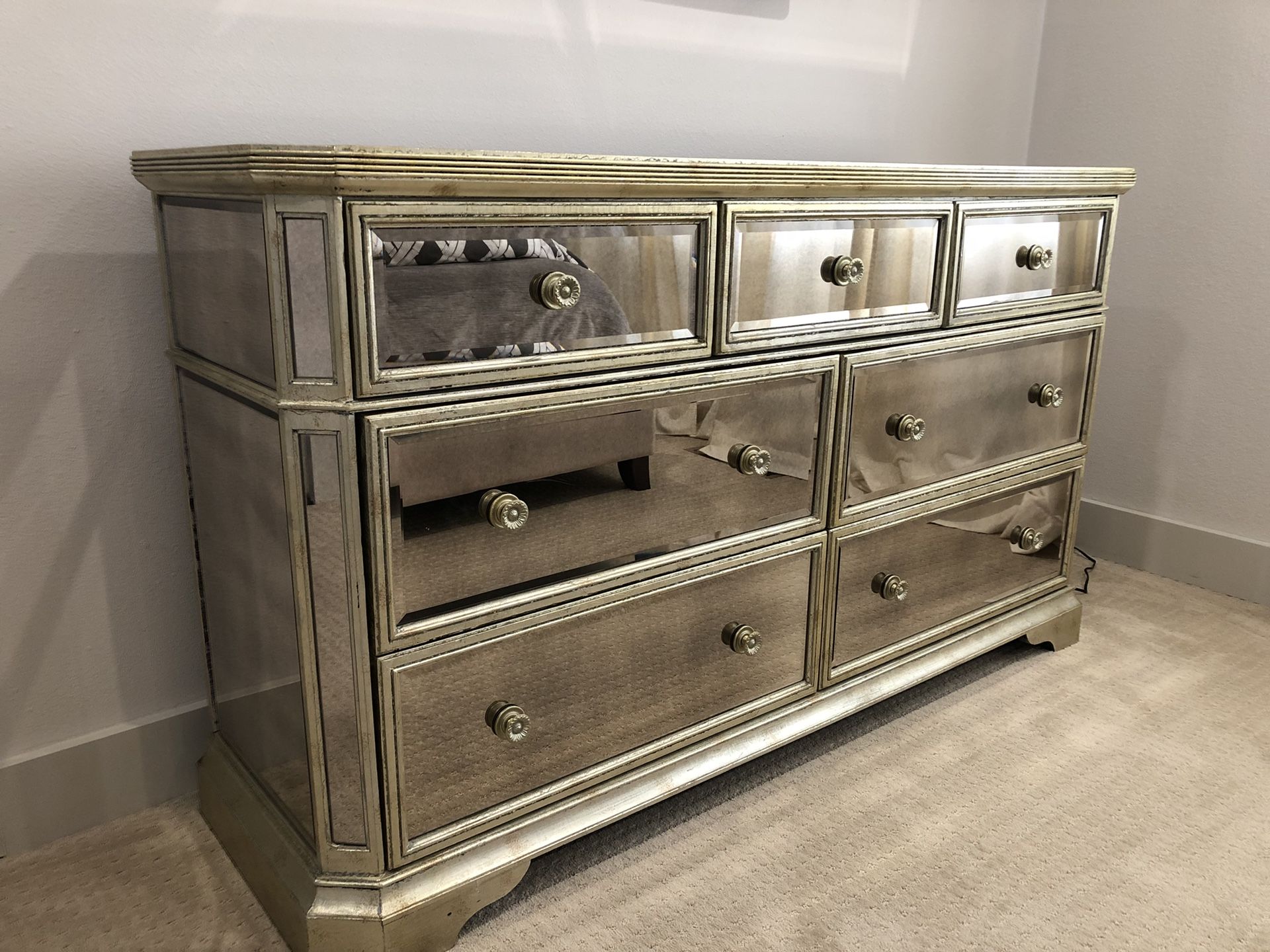 Mirrored Dresser With Drawers