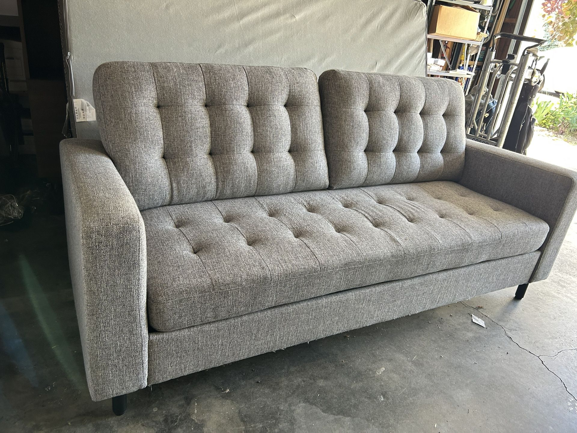 Cute Tufted Small Couch for Sale in Seattle, WA - OfferUp