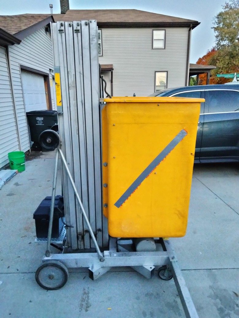 Genie Man Lift/Bucket Lift/Scissor Lift/Boom Lift for Sale in Silver ...