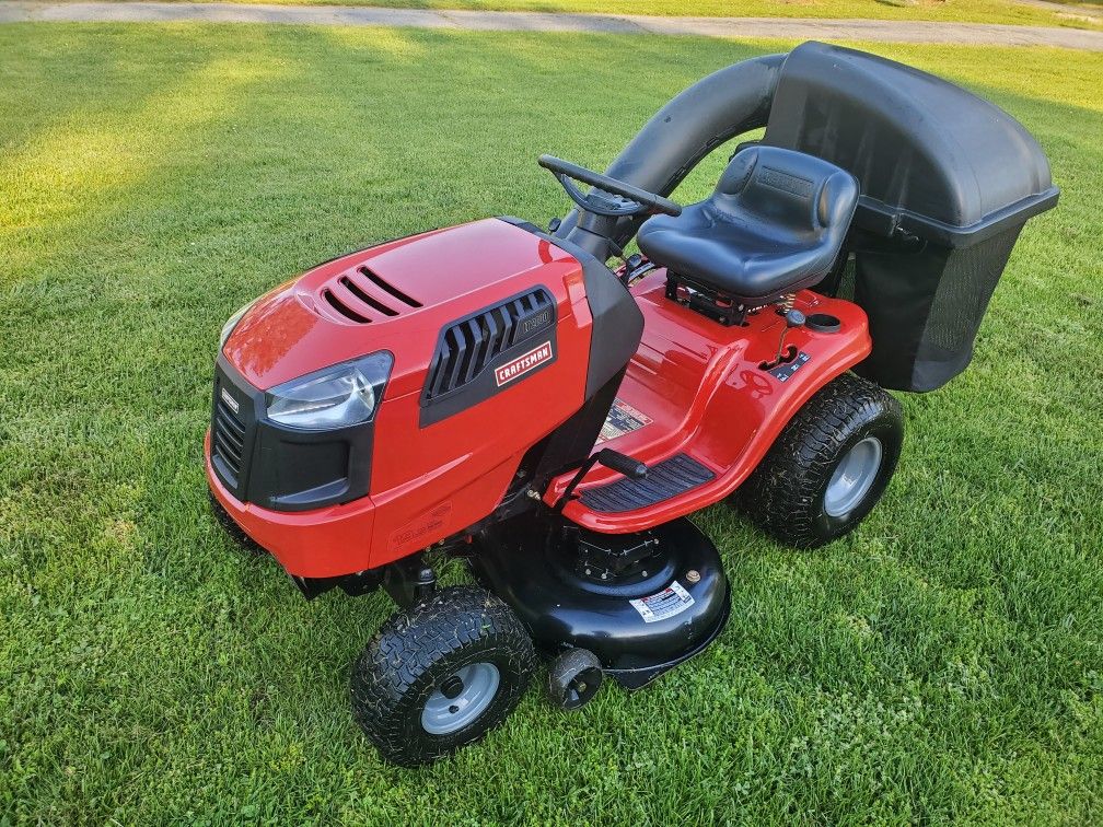 Craftsman 42 Inch Riding Lawn Mower With Bagger System for Sale in ...
