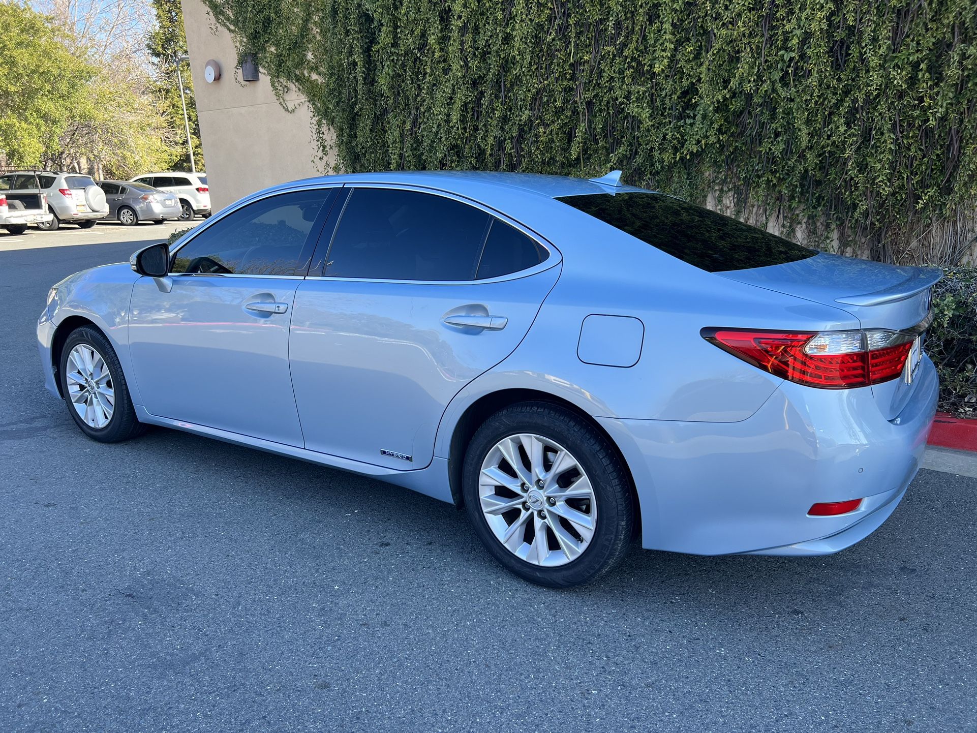 2013 Lexus ES 300h for Sale in Brentwood, CA - OfferUp
