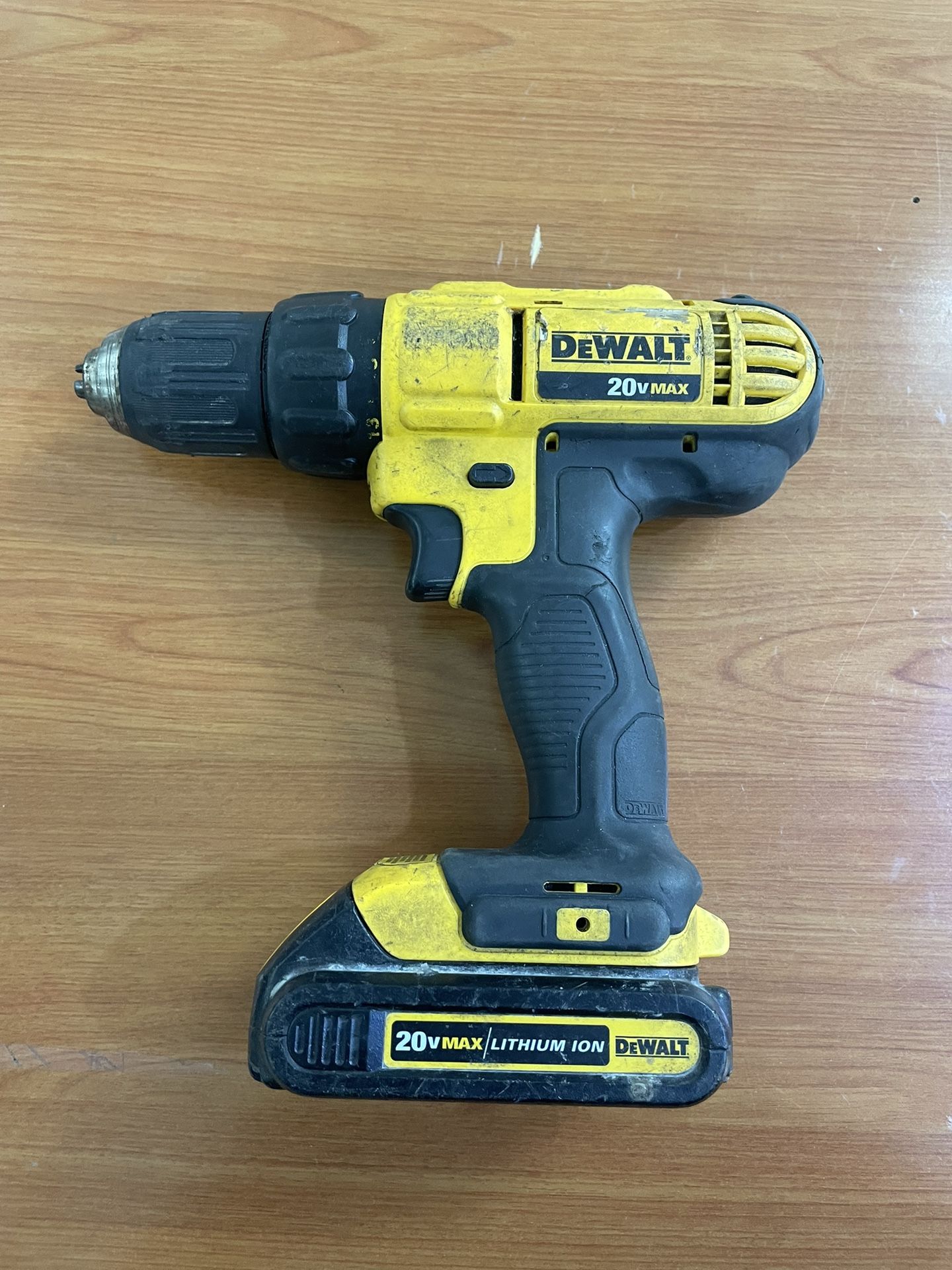 Dewalt DCD771 Cordless Drill Driver for Sale in Hollywood, FL - OfferUp