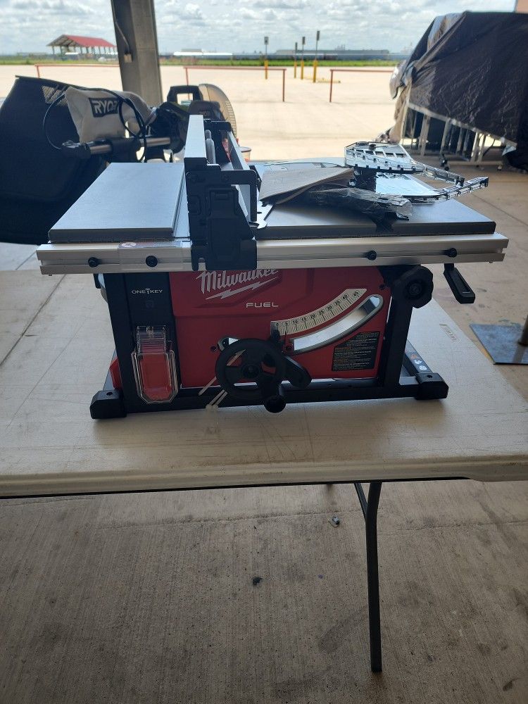 Milwaukee Table Saw M18 (Tool Only ) for Sale in San Antonio, TX - OfferUp