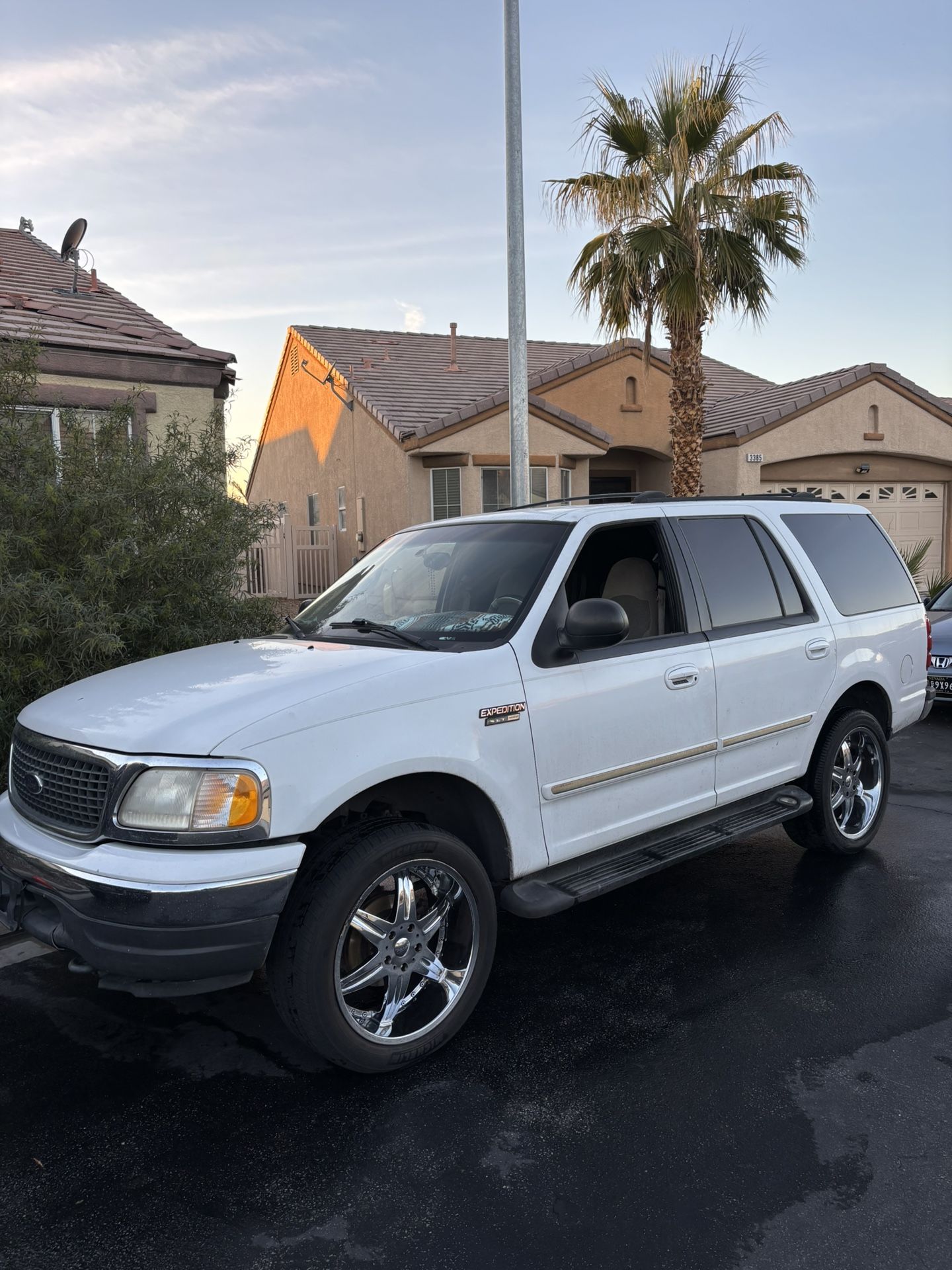 2000 Ford Expedition for Sale in Las Vegas, NV - OfferUp