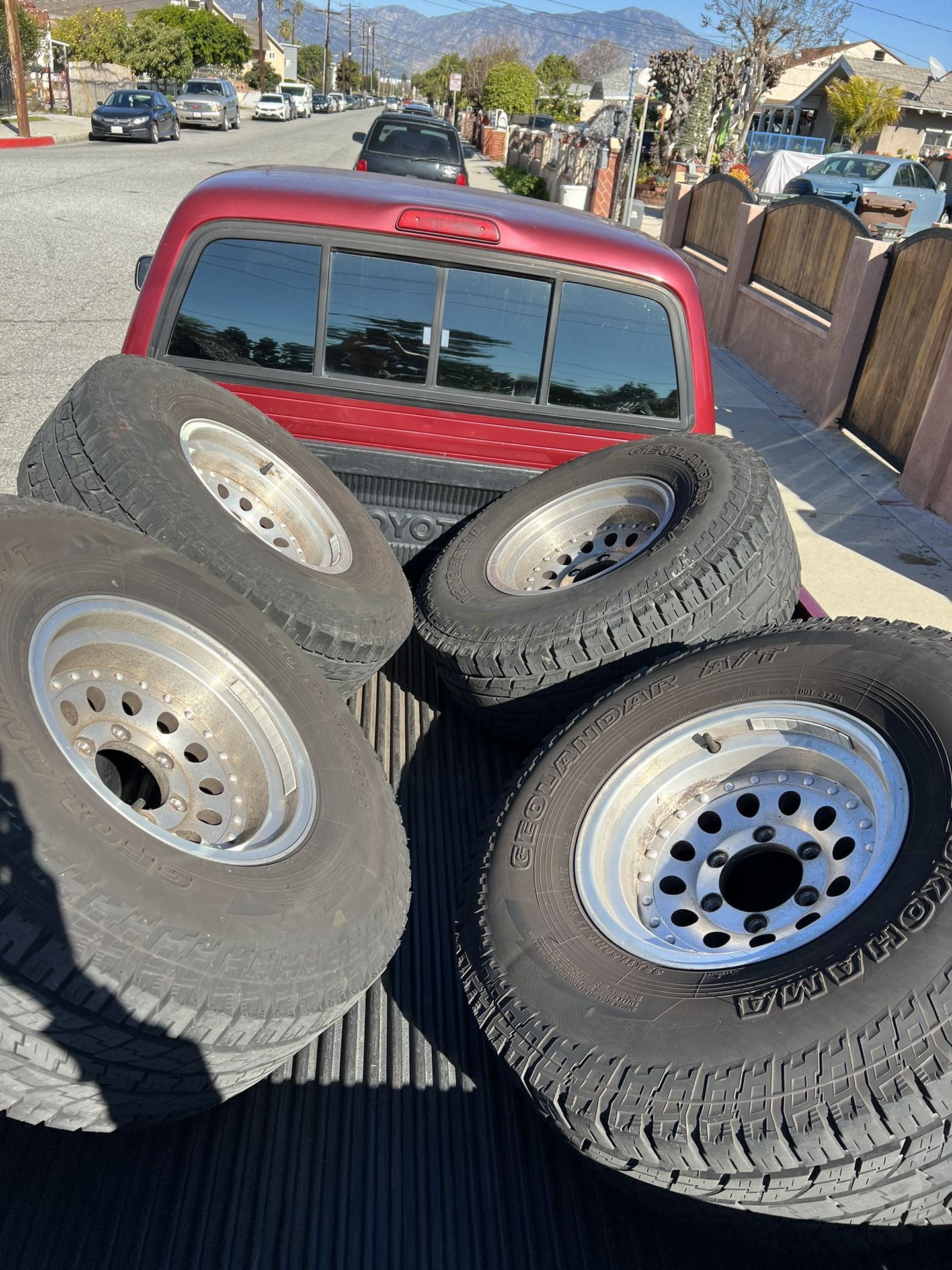 32x11.50x15 Yokohama Tires With Rima for Sale in Pico Rivera, CA - OfferUp