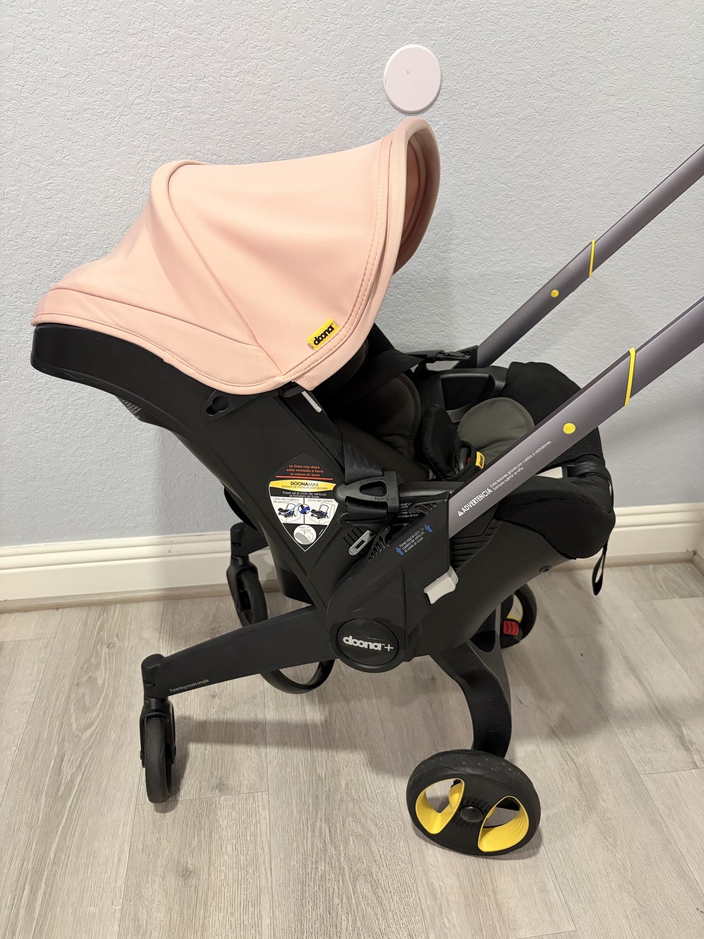 Doona Car Seat And Base for Sale in Baytown, TX - OfferUp
