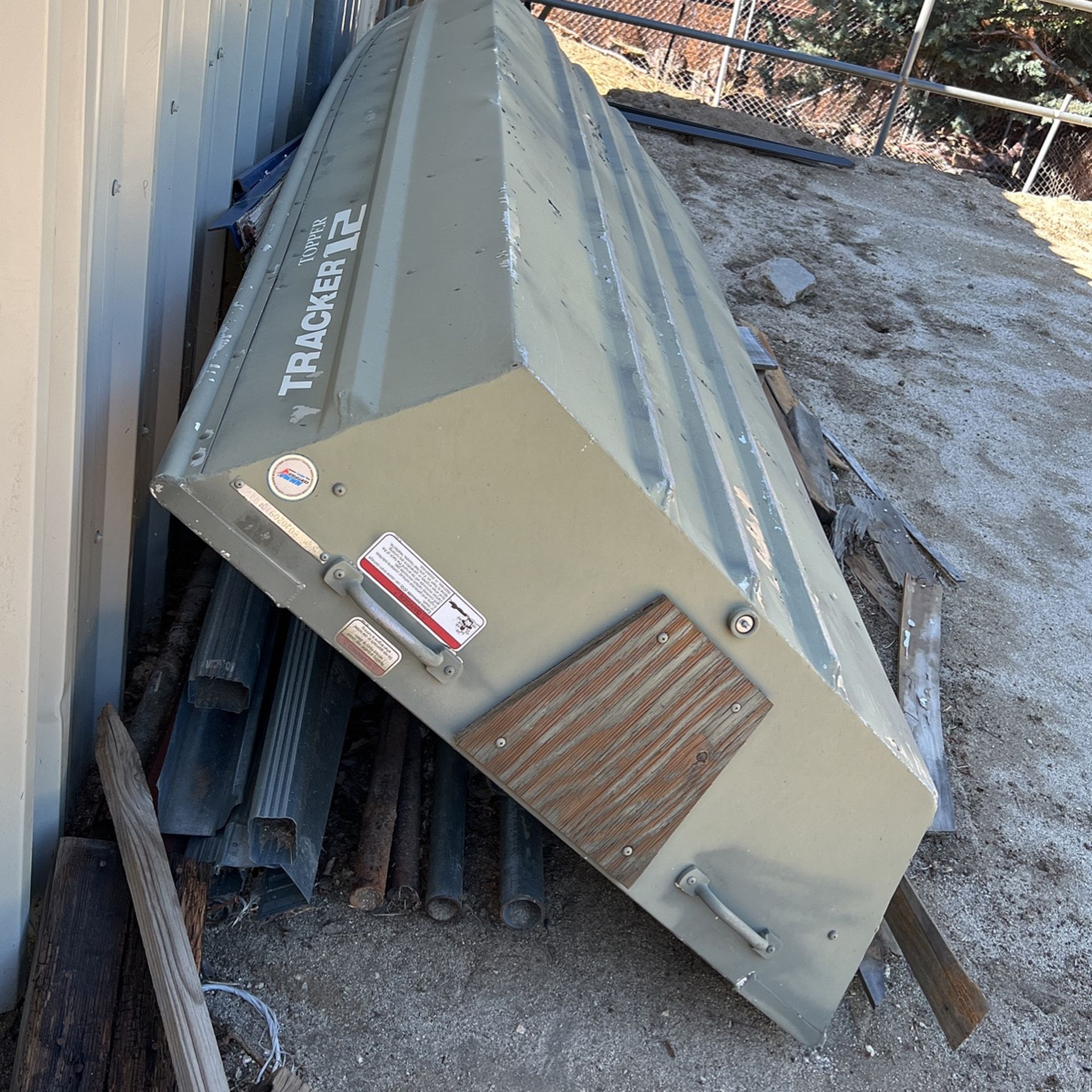 12 Ft Tracker Aluminum Boat With Min Kota 50 , Deep Cycle Marine ...