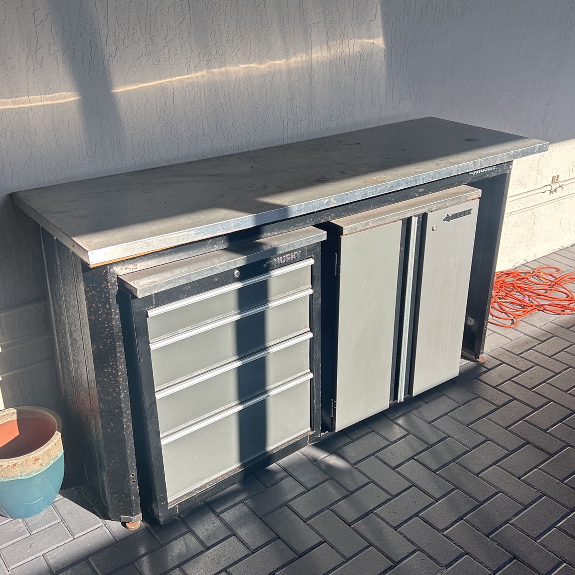 Husky Work Station for Sale in Miami, FL - OfferUp