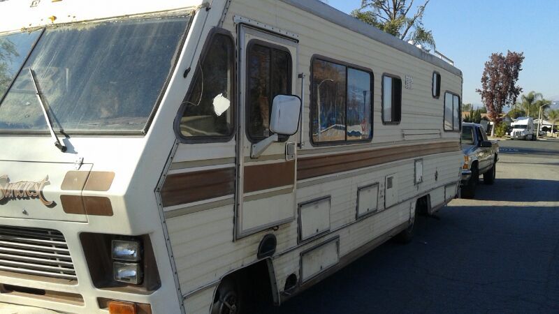 1985 gmc 454 Suncrest RV(running) for Sale in Pomona, CA - OfferUp