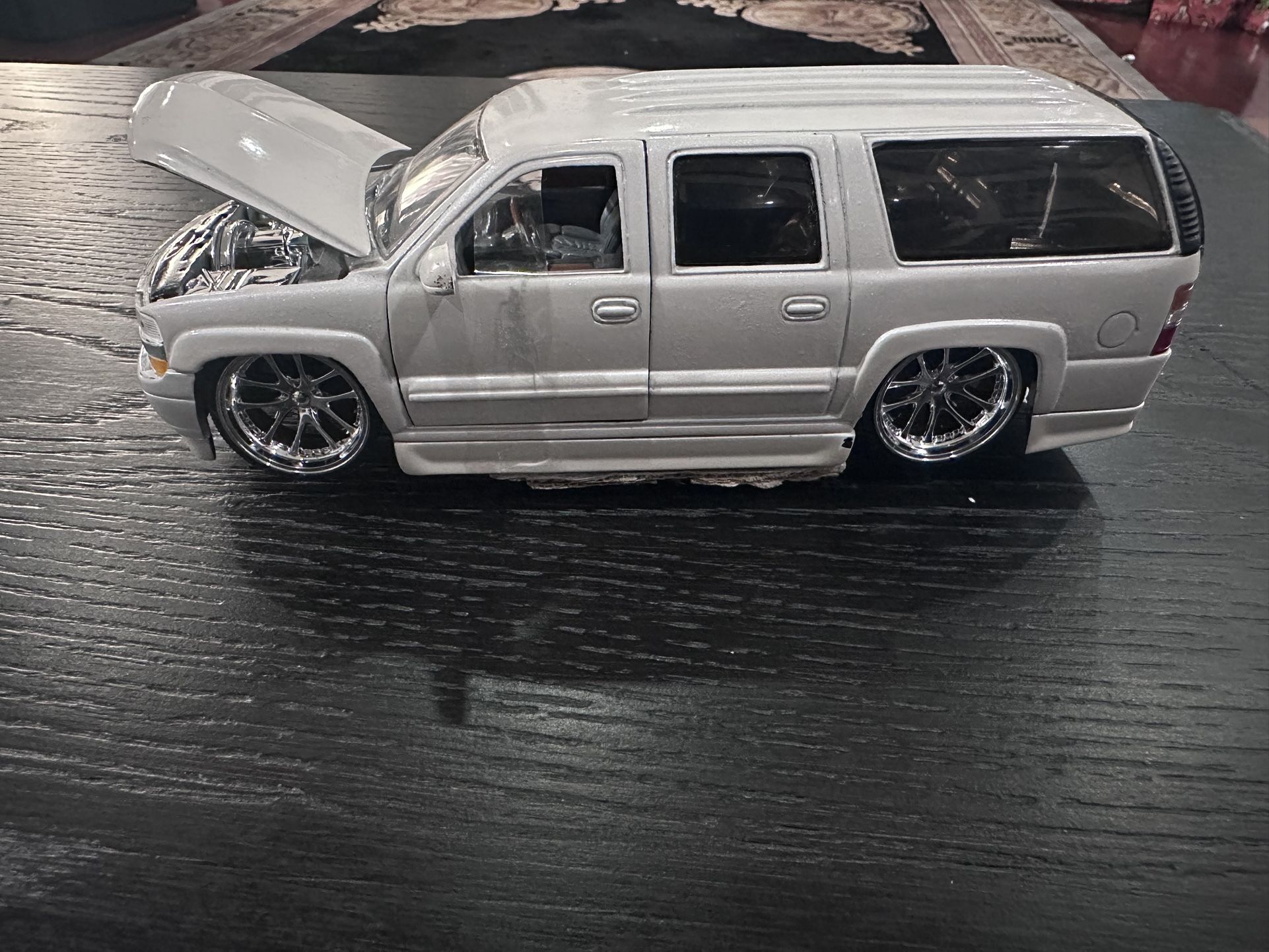 Chevy SUV White Die-cast Dub City for Sale in Los Angeles, CA - OfferUp