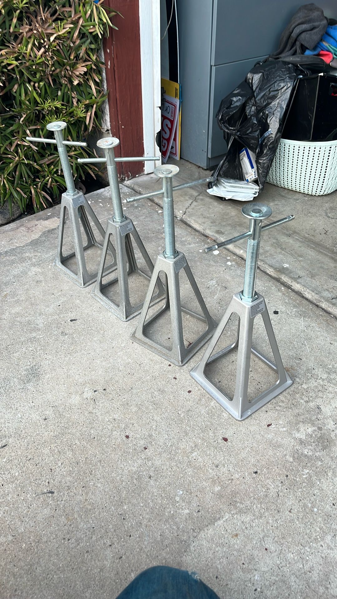 RV Stabilizer Jacks Set of 4 – Aluminum Trailer Jack Stands for Sale in ...