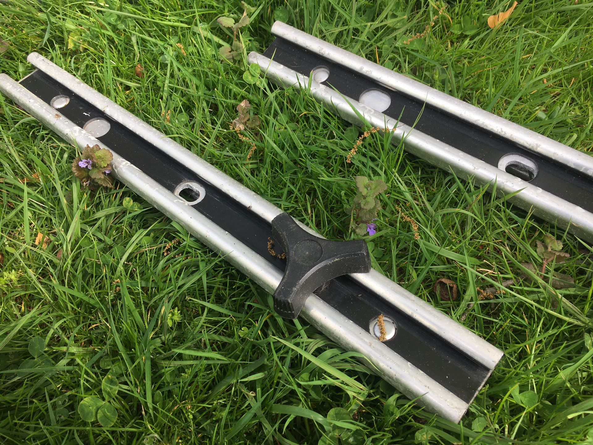 Thule TracRac G2 Cargo Divider/Window Guard & Toolbox Mounts for Sale ...